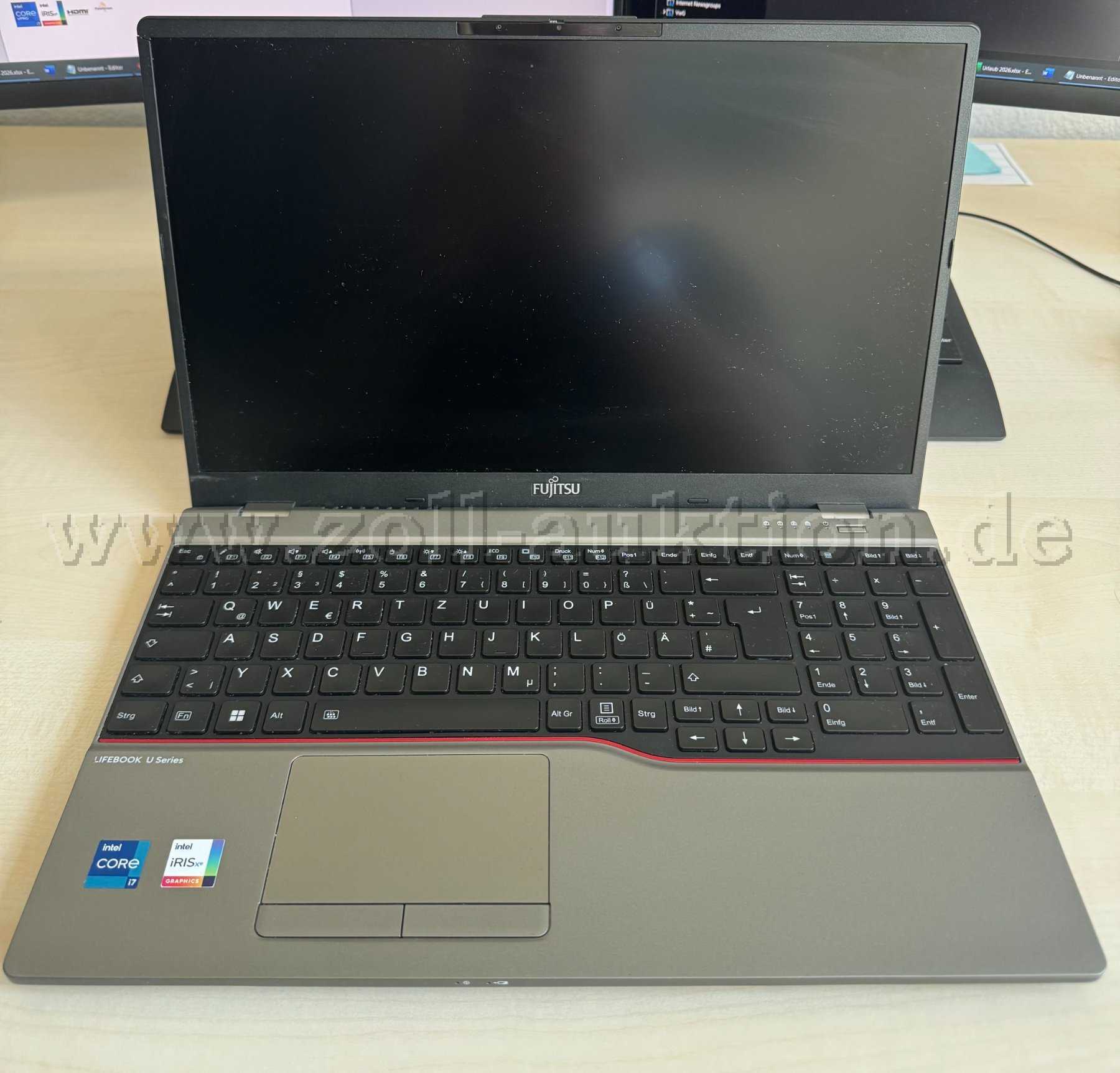 Zoll-Auktion - 10 Notebook Fujitsu Lifebook U7512 / Display 39,62cm (15 ...