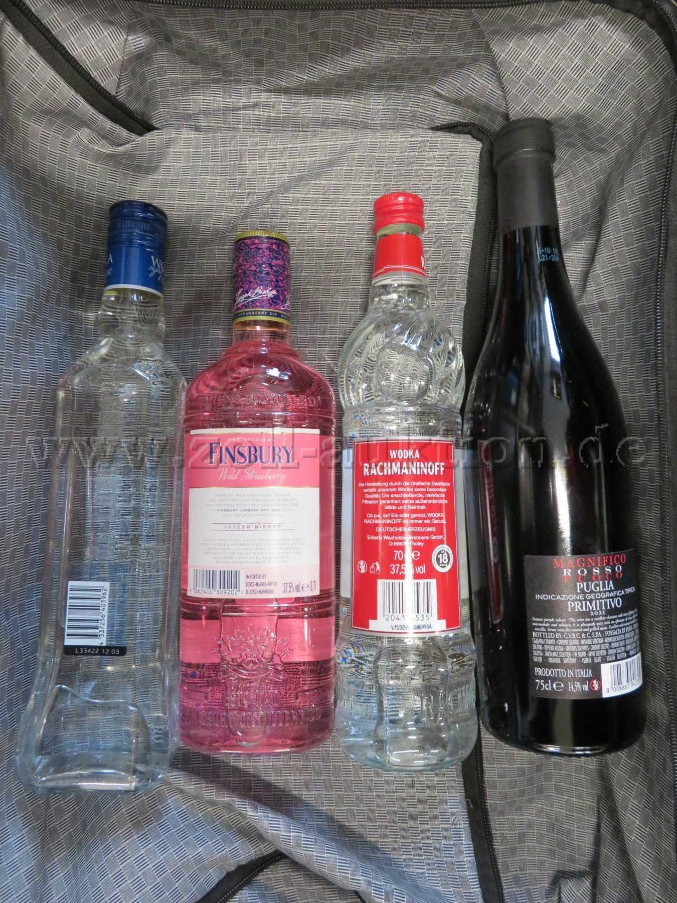 Zoll-Auktion - 15 teilig, Alkohol, u.a. Whiskey, Wodka, Sekt, verschiedene Hersteller, Koffer ...