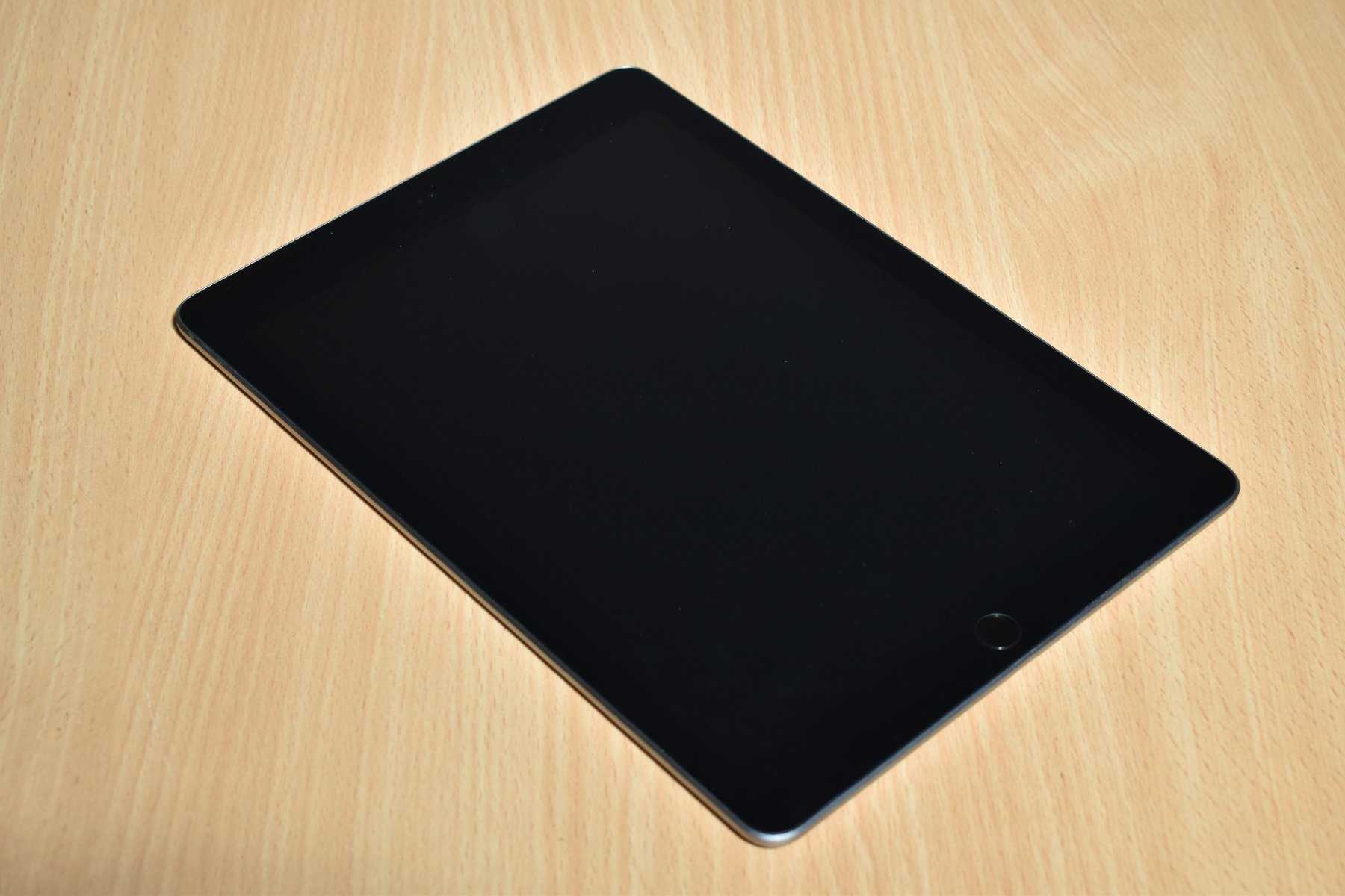 Zoll-Auktion - 1 Apple iPad 6. Generation A1893 32 GB (ID 933166)