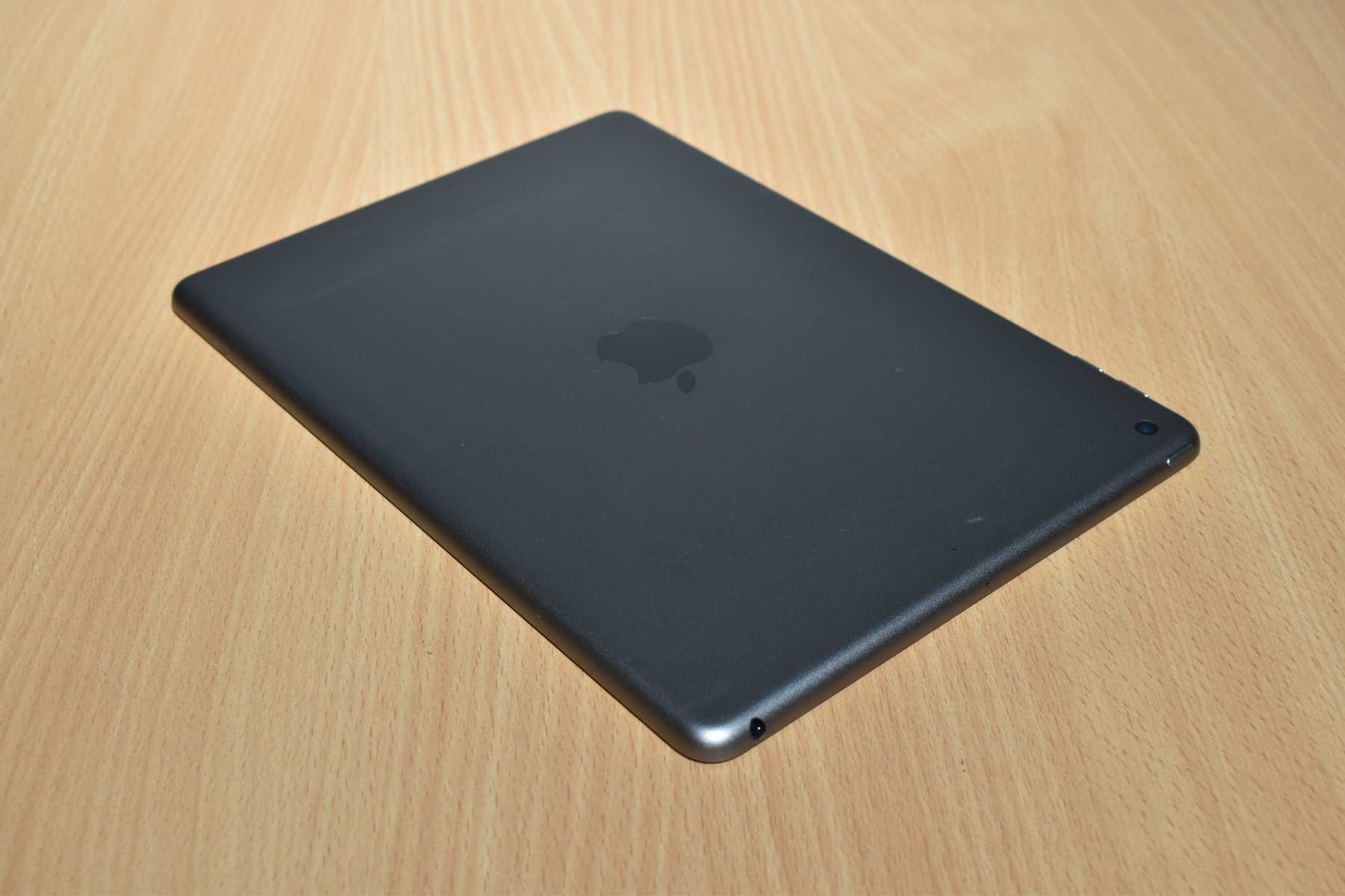 Zoll-Auktion - 1 Apple iPad 6. Generation A1893 32 GB (ID 934518)