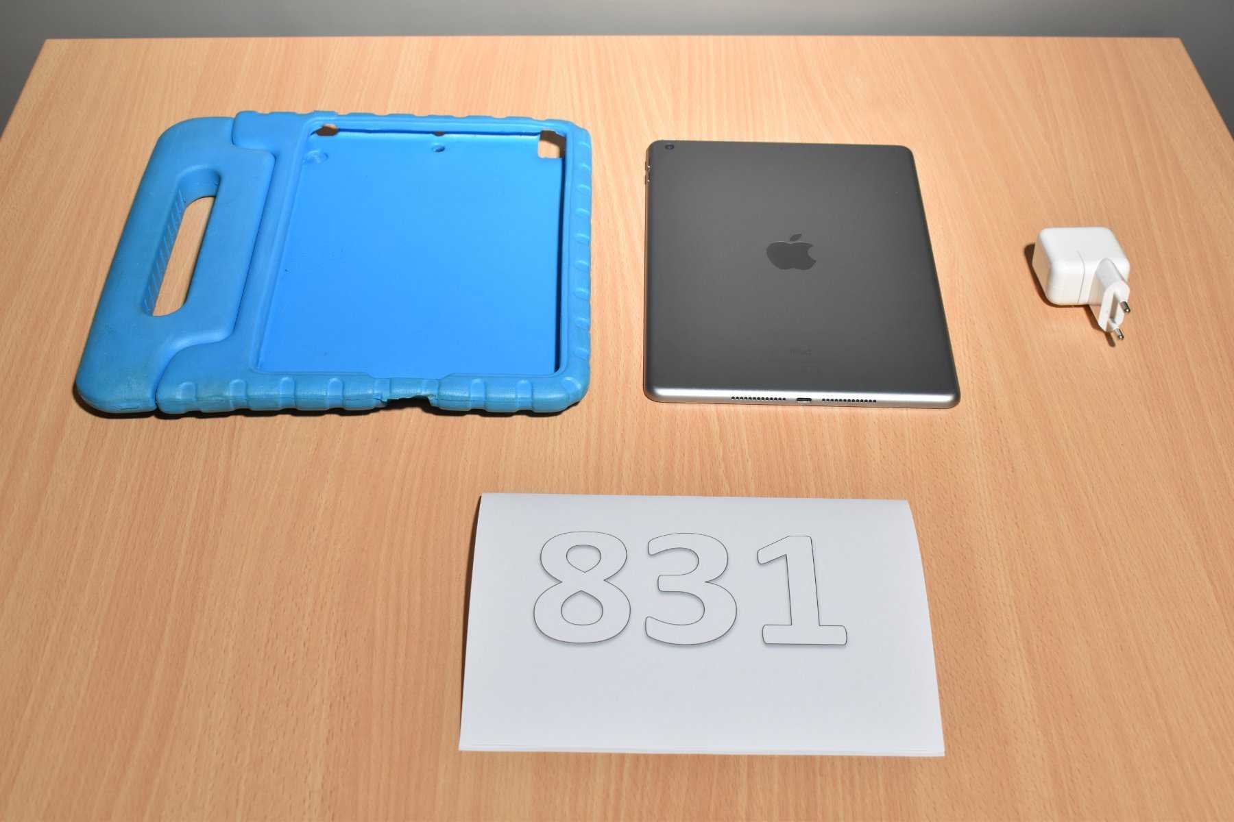 Zoll-Auktion - 1 Apple iPad 6. Generation A1893 32 GB 9,7" (24,63cm ...