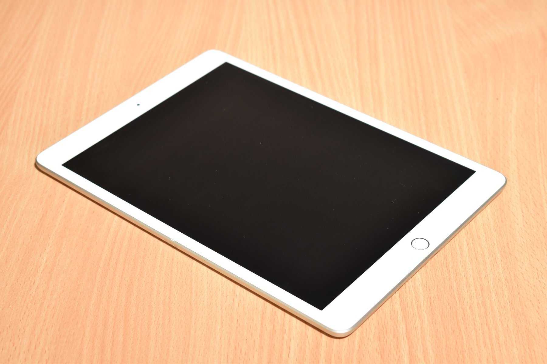 Zoll-Auktion - 1 Apple iPad 7. Generation 32 GB 10,2" (25,91cm) (ID 963260)