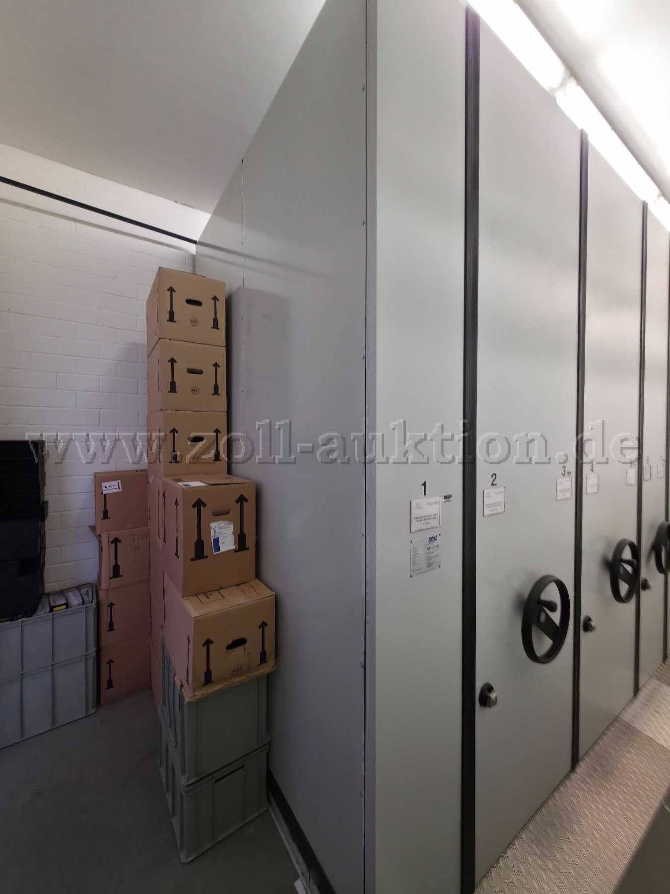 Zoll-Auktion - 1 Archiv-Aktenregal mit 24 Fächern Typ Kompass 1000 der ...