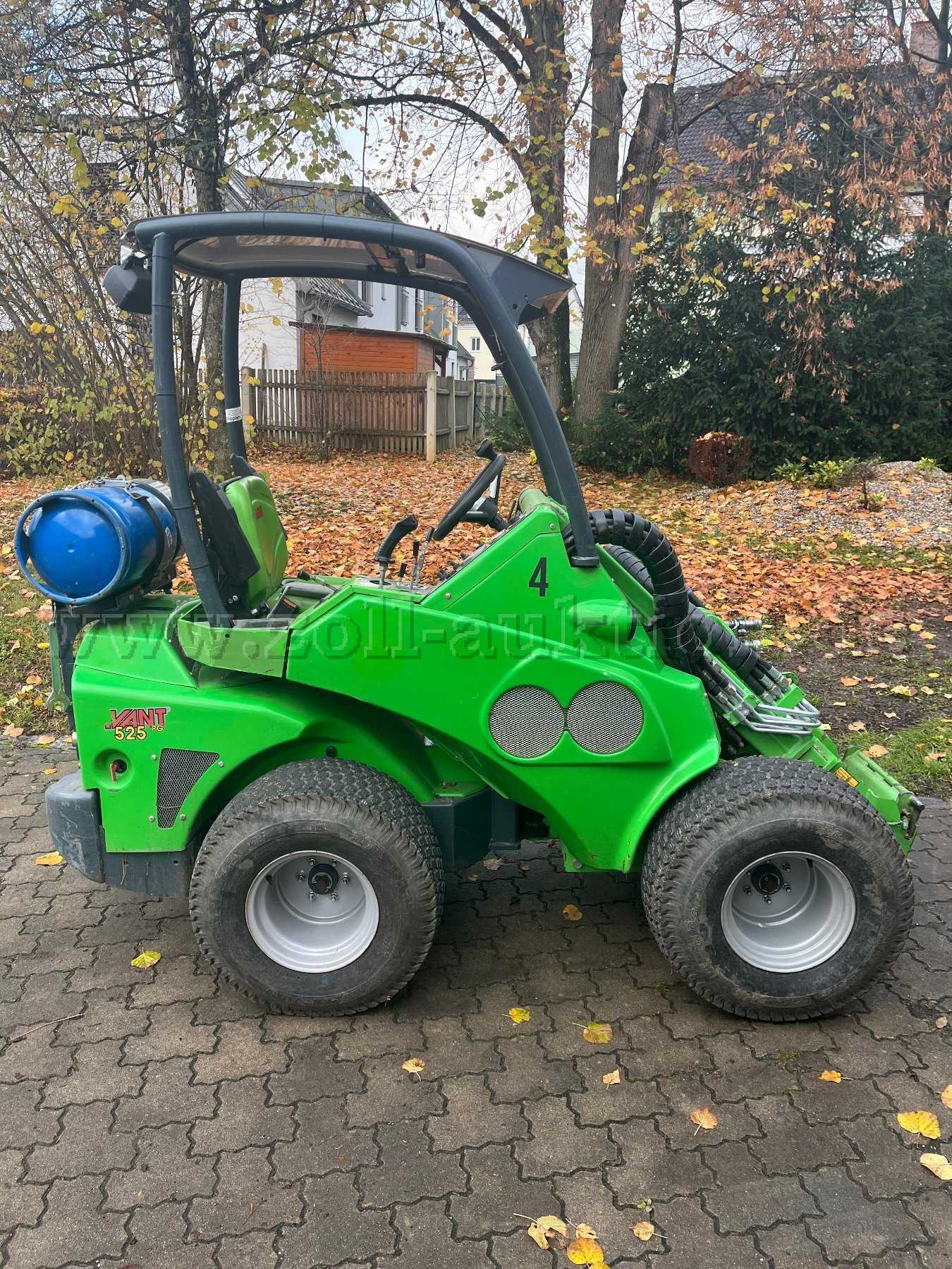 Zoll-Auktion - 1 Avant 525 LPG Multifunktionslader Minilader ...
