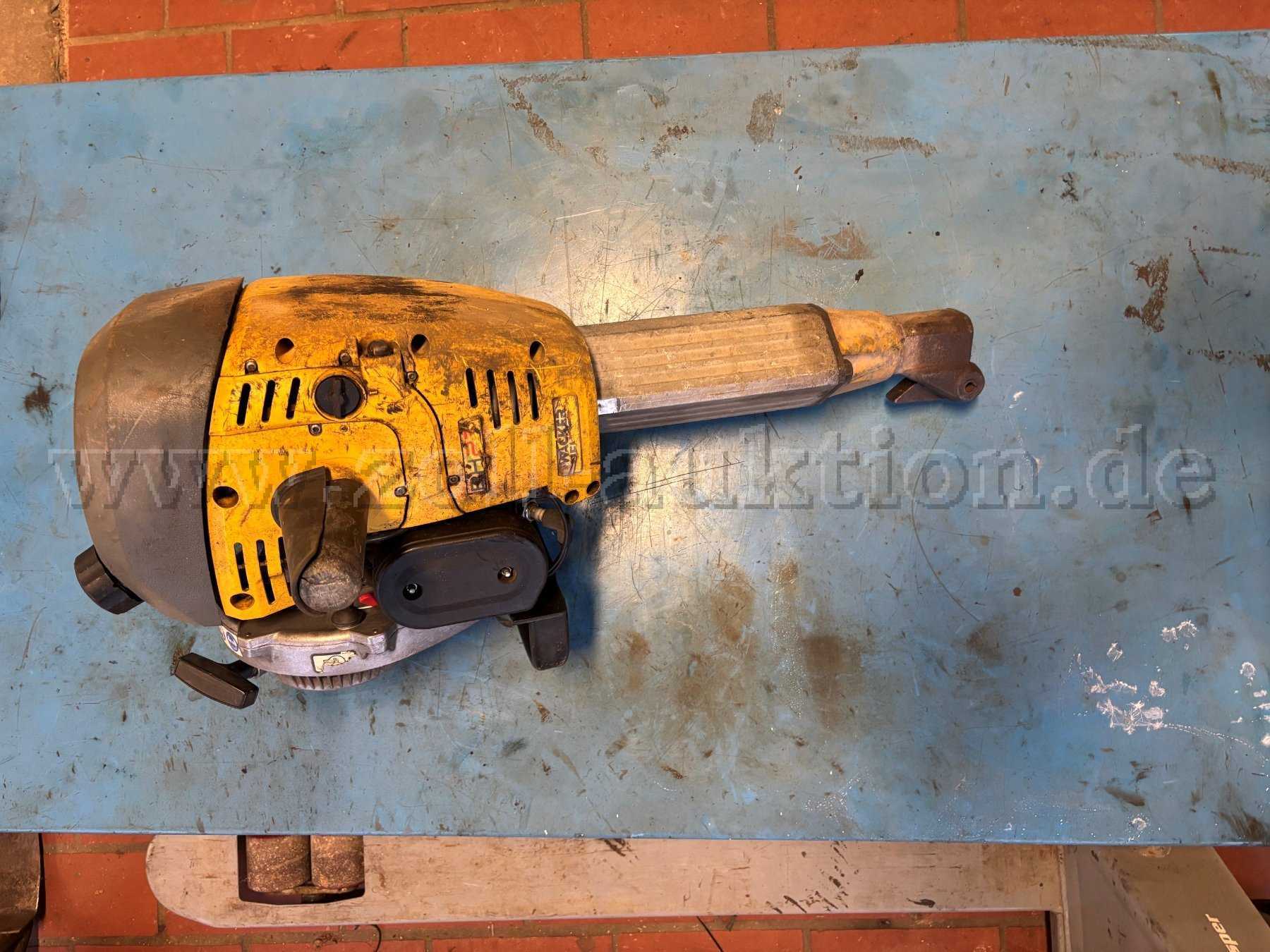 Zoll-Auktion - 1 Benzinabbruchhammer Wacker Neuson BH 23 (ID 965647)