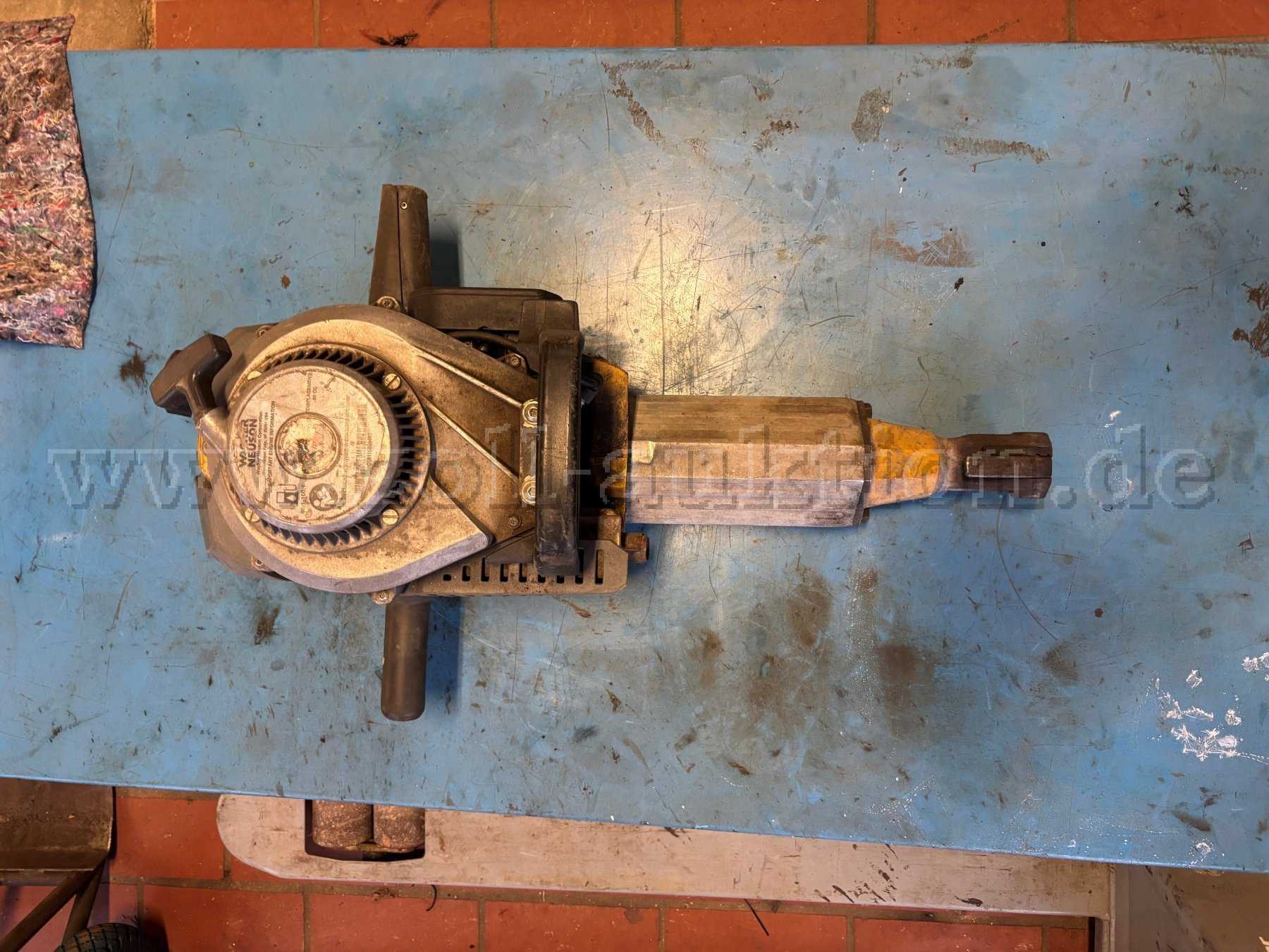 Zoll-Auktion - 1 Benzinabbruchhammer Wacker Neuson BH 23 (ID 965647)