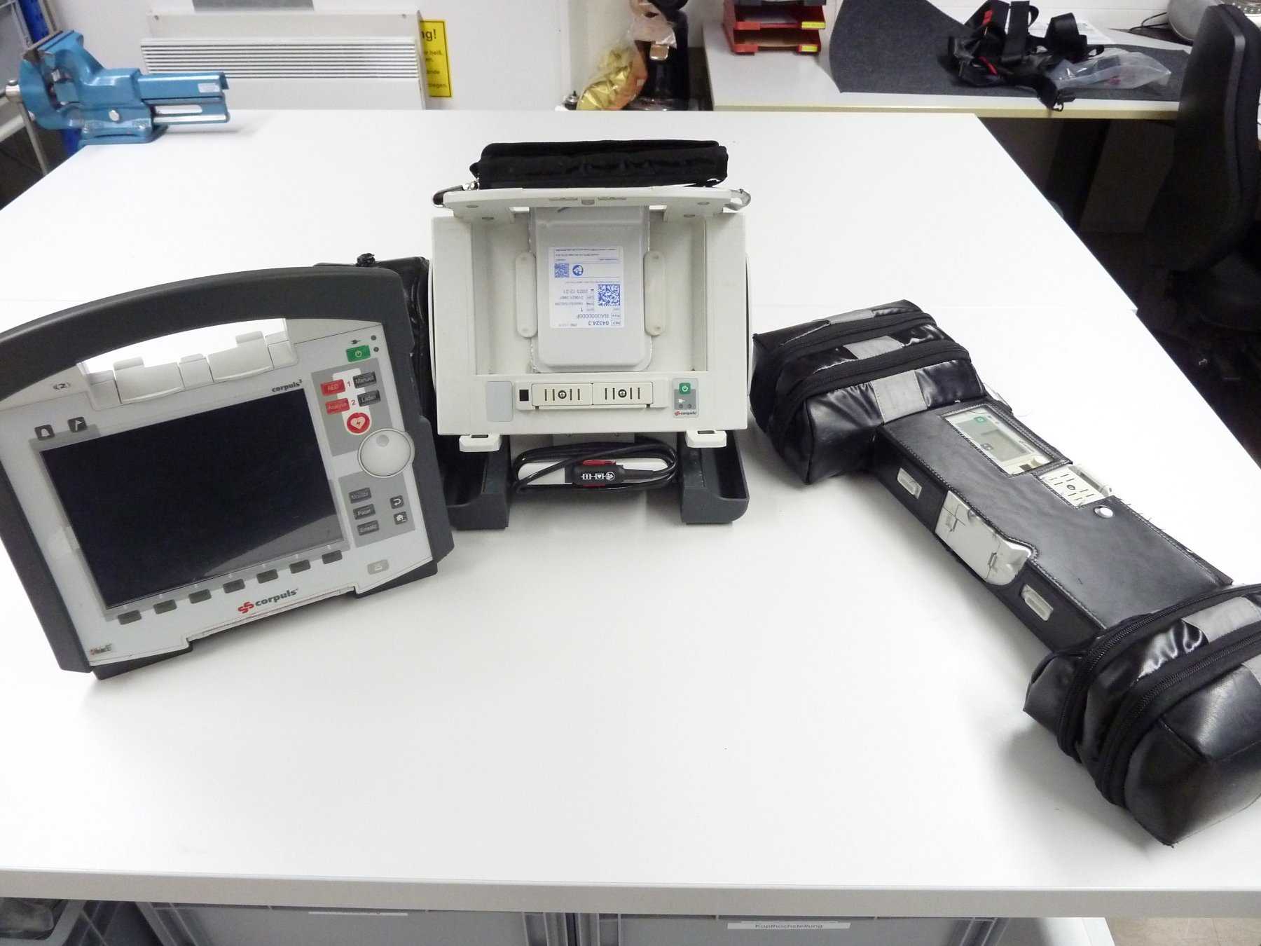 Zoll-Auktion - 1 Corpuls C3 Modularer Patientenmonitor und Defibrilator ...