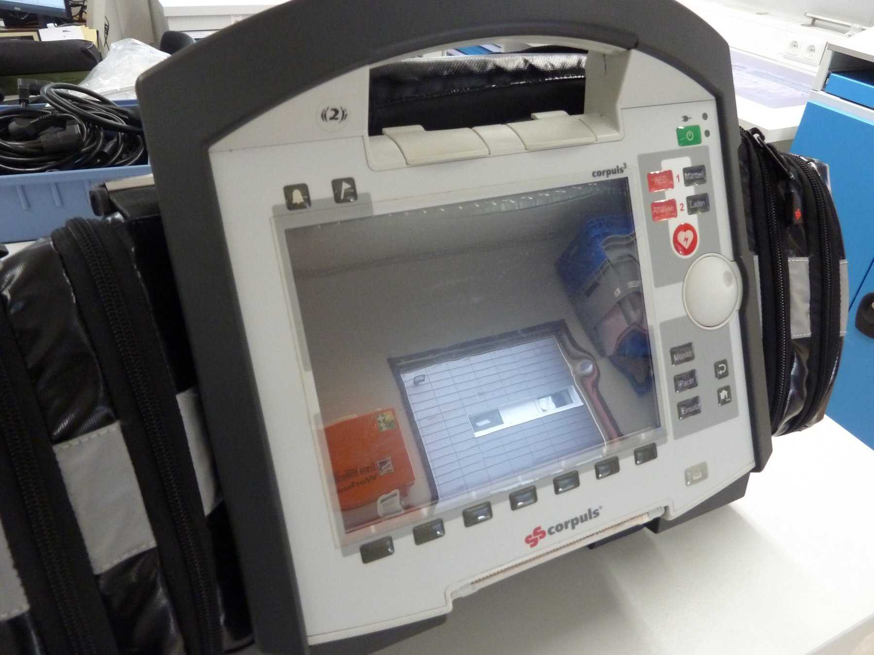 Zoll-Auktion - 1 Corpuls C3 Modularer Patientenmonitor und Defibrilator ...