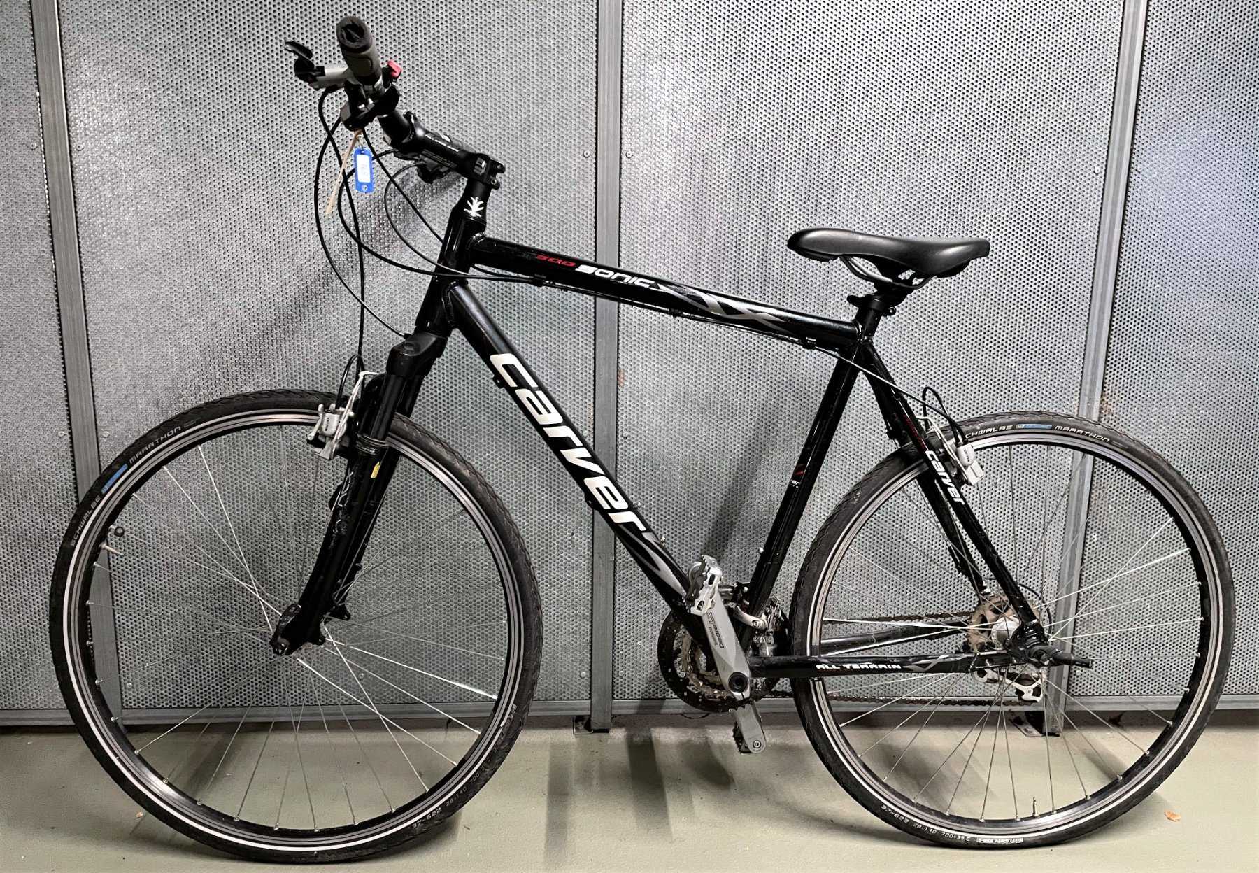 Zoll-Auktion - 1 Cross- Herrenrad, Carver 300 Sonic, schwarz, 27-Gang ...