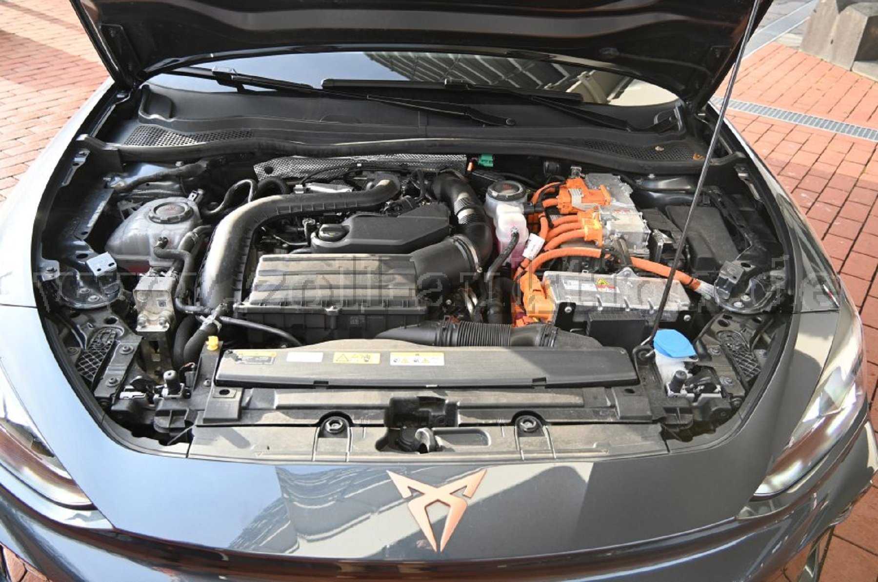 Zoll-Auktion - 1 Cupra Leon SportsTourer 1.5 e-Hybrid mit Ahk, Batterie ...