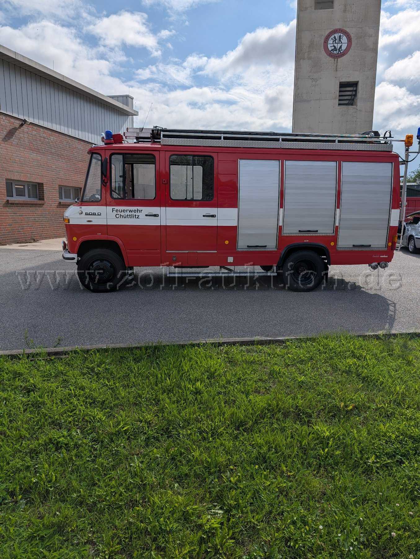 Zoll-Auktion - 1 Daimler Benz / Löschfahrzeug LF 8 (ID 916580)