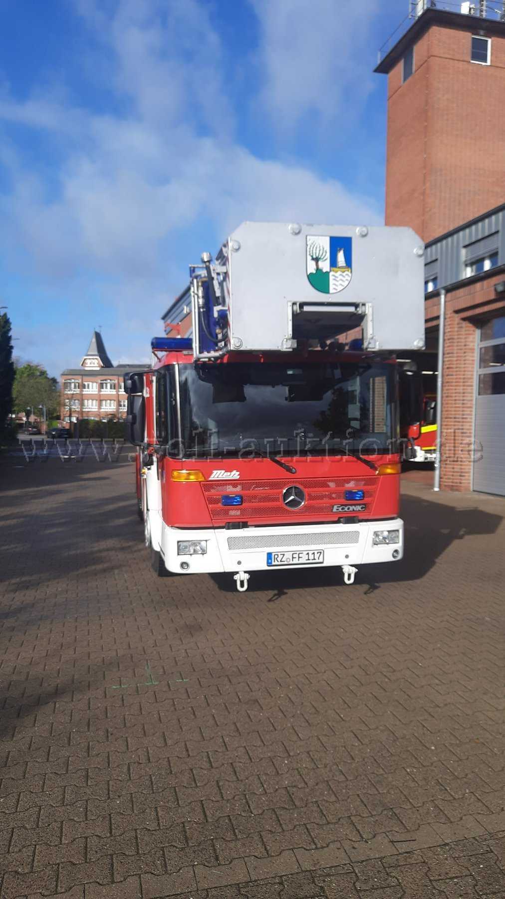 Zoll-Auktion - 1 Drehleiter DLK 32 Aufbau Metz Fahrgestell Daimler (ID ...