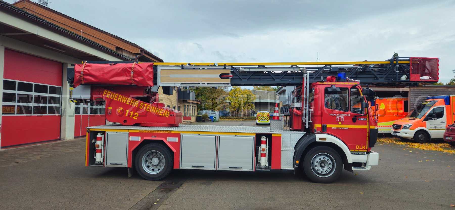 Zoll-Auktion - 1 Drehleiter - Metz DLK 23-12 PLC 2 auf Mercedes-Benz ...