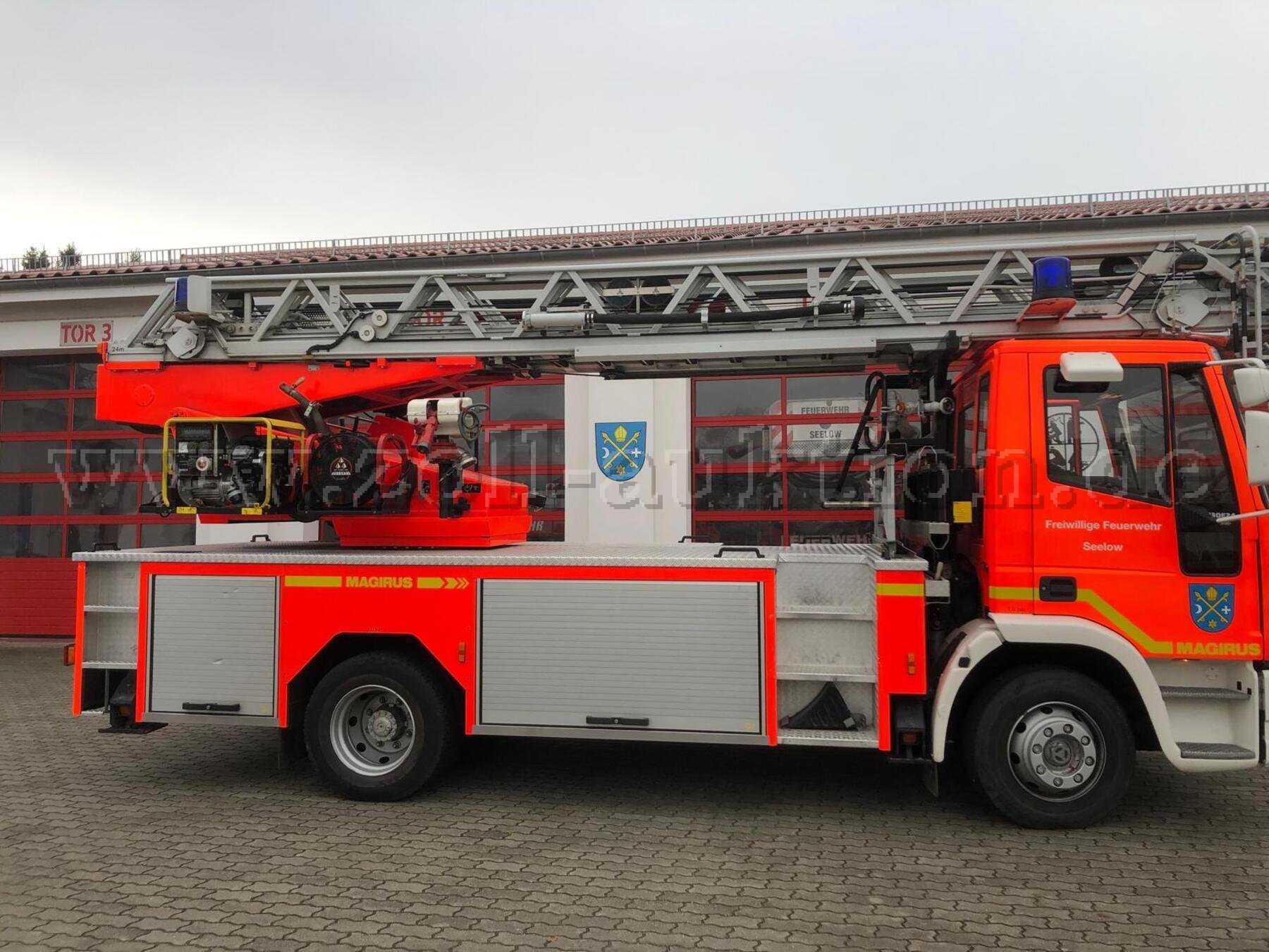 Zoll-Auktion - 1 Drehleiterfahrzeug DLK 18/12 IVECO/ Magirus (ID 933096)