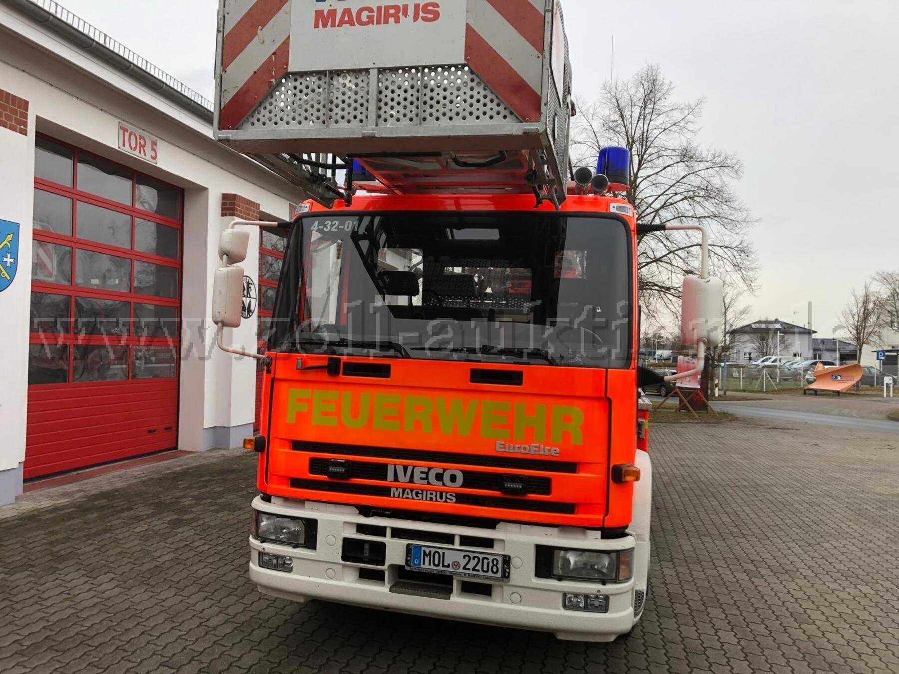 Zoll-Auktion - 1 Drehleiterfahrzeug DLK 18/12 IVECO/ Magirus (ID 933096)