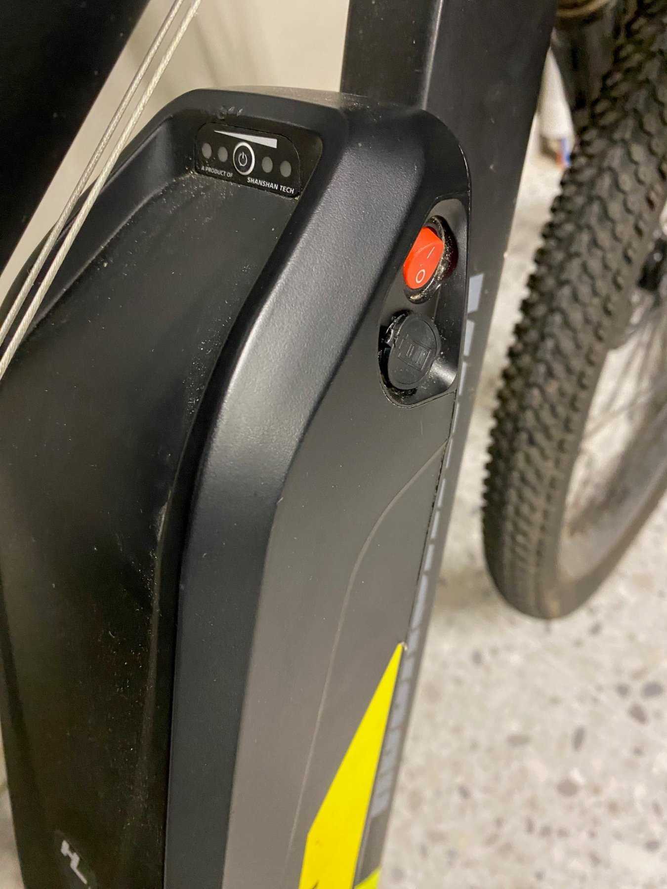 Zoll-Auktion - 1 E-Bike Rockshark Modell c1.0 - Bereifung 26" Zoll ...