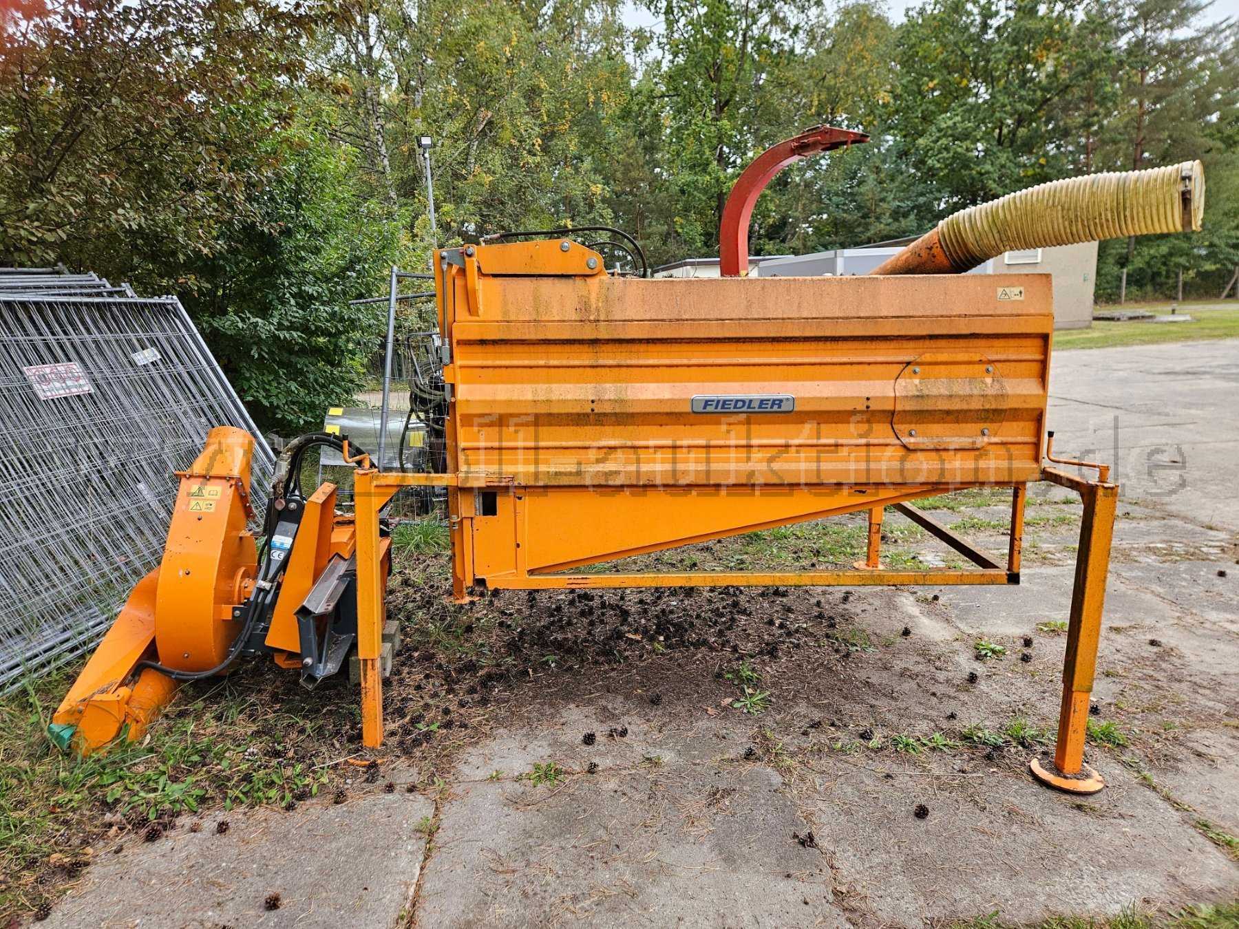 Zoll-Auktion - 1 Fiedler Anbaugerät Laub - und Abfallsammler und 1 ...