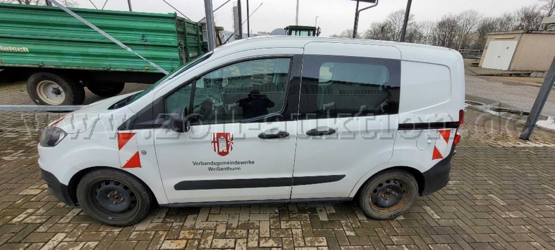 Zoll-Auktion - 1 Ford Transit Courier Kombi - Motorschaden (ID 936512)