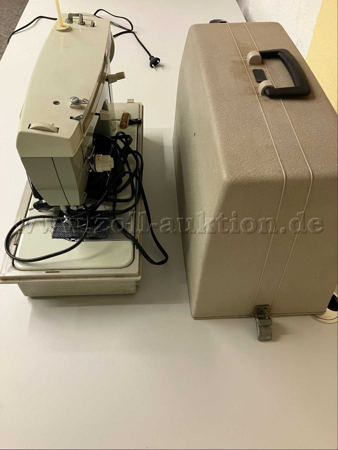 Zoll-Auktion - 1 Freiarm-Nähmaschine SINGER Merritt mit Kunststoff ...