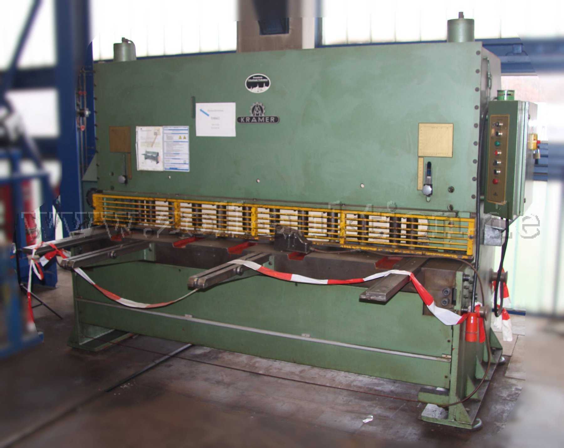 Zoll-Auktion - 1 Hydraulische Hochleistungs-Tafelschere Kramer Modell ...