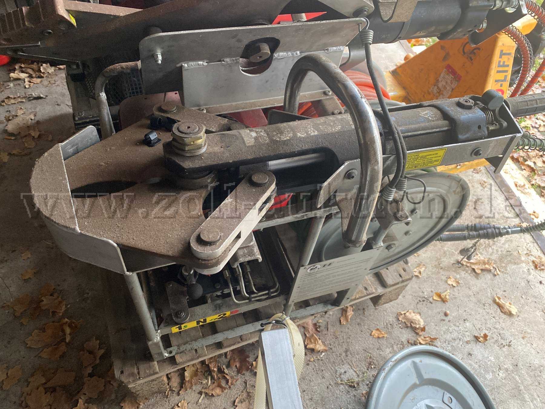 Zoll-Auktion - 1 Hydraulischer Rettungssatz Hale Fire Pump Co. JL-30B z ...