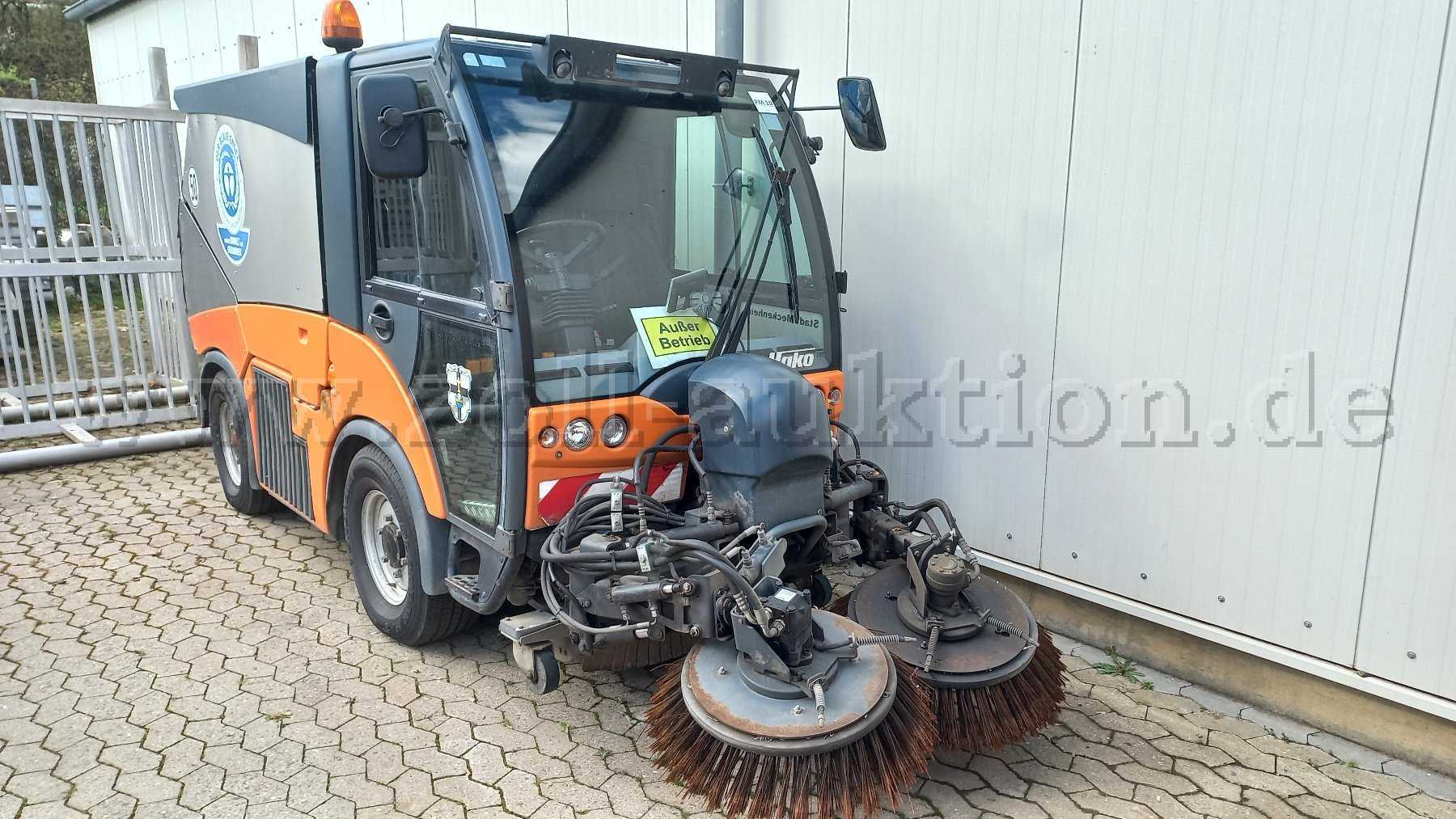 Zoll-Auktion - 1 Kompaktkehrmaschine HAKO City Master 2000 mit defekt ...