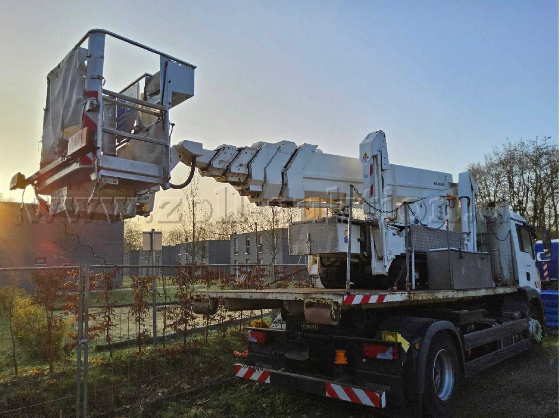 Zoll-Auktion - 1 LKW MAN TGA 02 Abrollkipper mit Hubarbeitsbühne ...