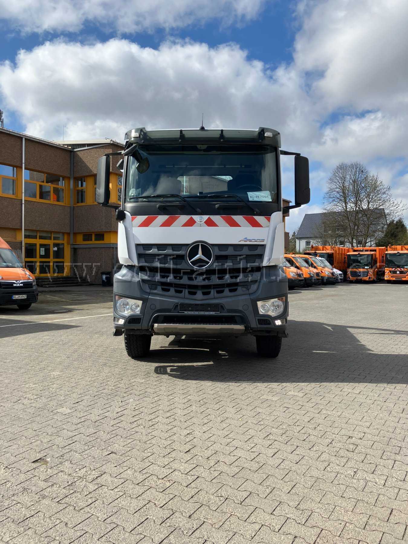Zoll-Auktion - 1 LKW Mercedes Benz Arocs Palfinger PAK 13M Meier-Ratio ...