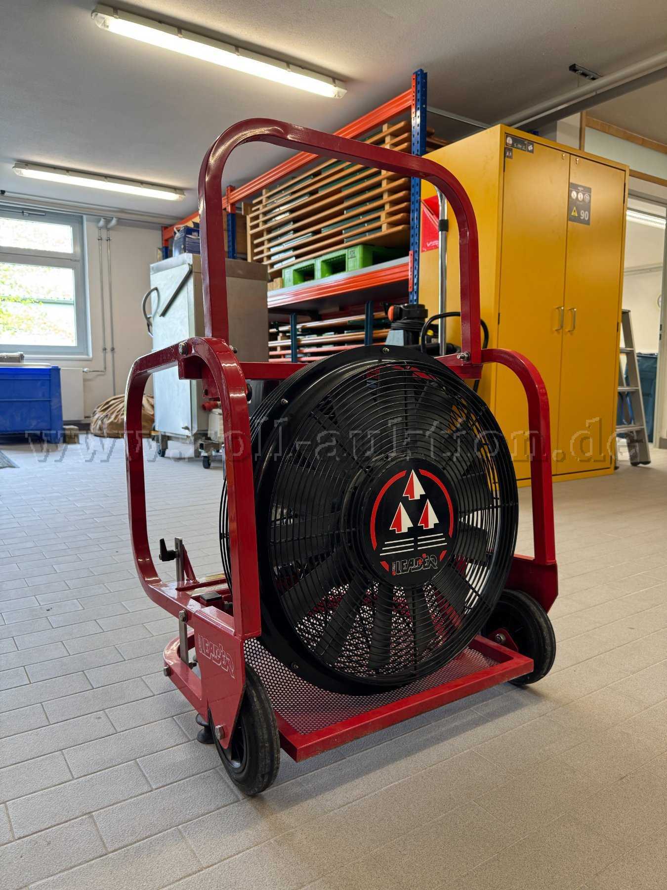 Zoll-Auktion - 1 Leader Hochleistungslüfter MT260 (ID 934468)