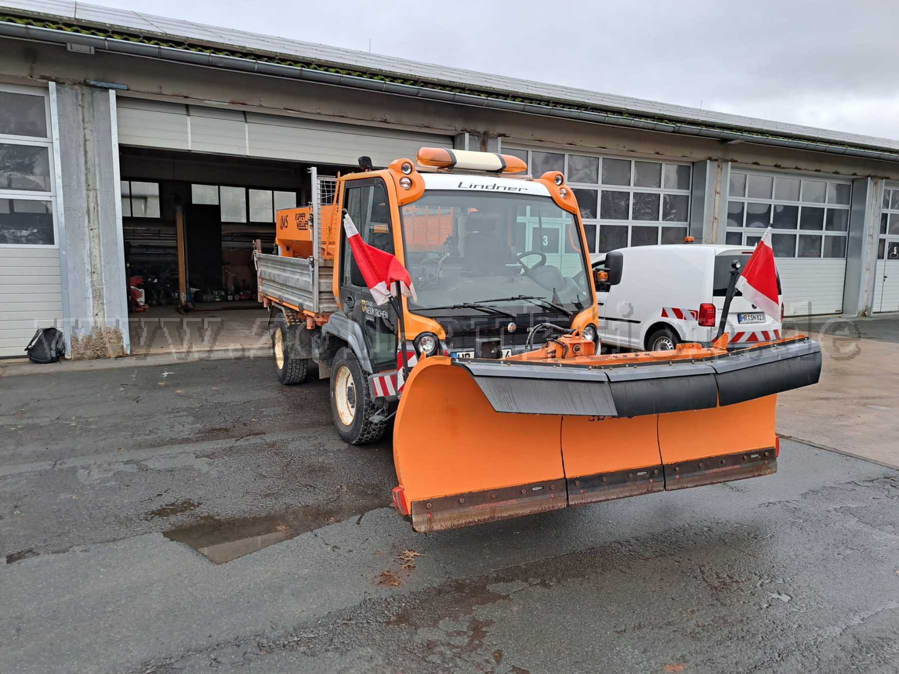 Zoll-Auktion - 1 Lindner Unitrac / 102 (einschließlich ...