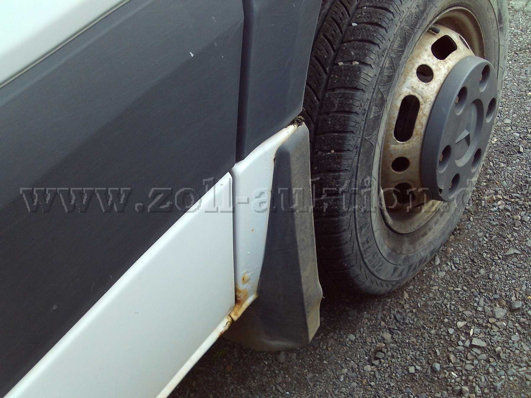 Zoll-Auktion - 1 Mercedes Benz 516 CDI Sprinter 4x4 906.253 ...