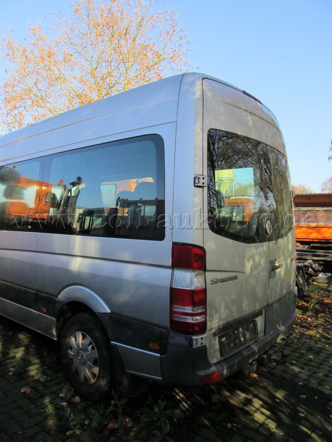 Zoll-Auktion - 1 Mercedes- Benz 906 AC 30 Sprinter 8 Sitz ...