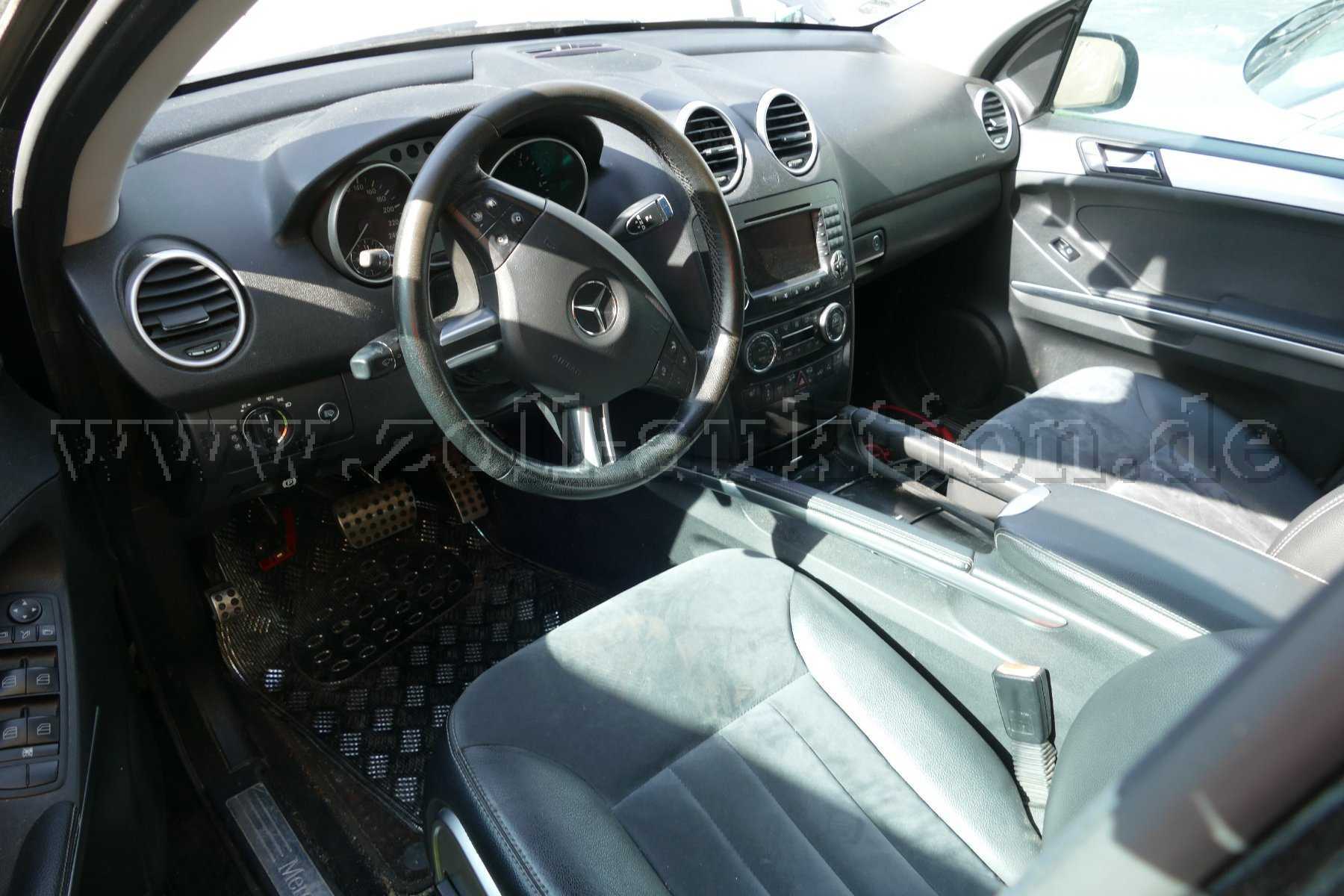 Zoll-Auktion - 1 Mercedes ML 420 CDI 4Matic (ID 965724)