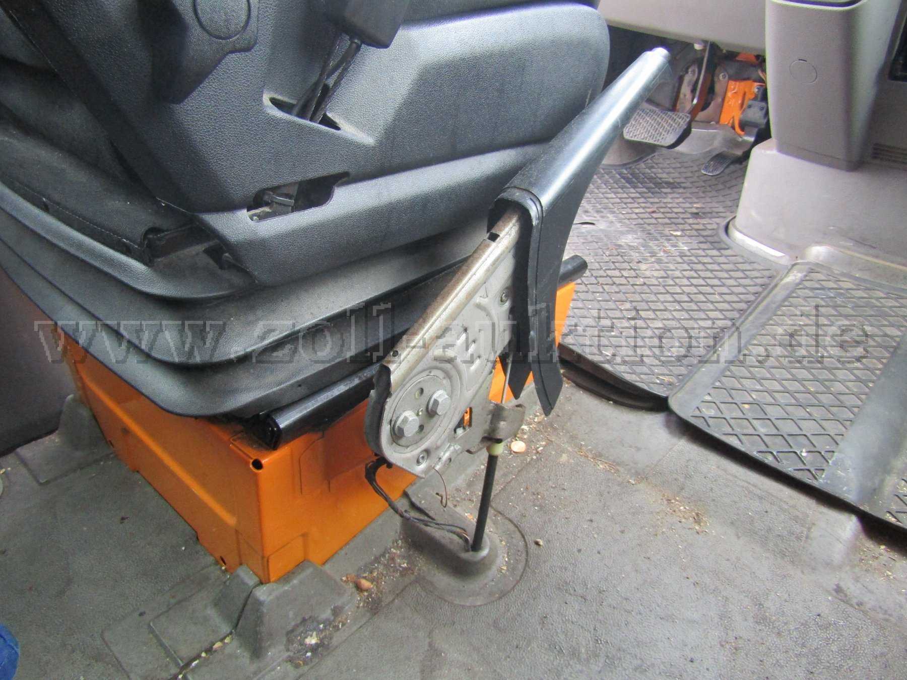 Zoll-Auktion - 1 Mercedes Sprinter 516 CDI 4x4 Sinkkastenreiniger (ID ...