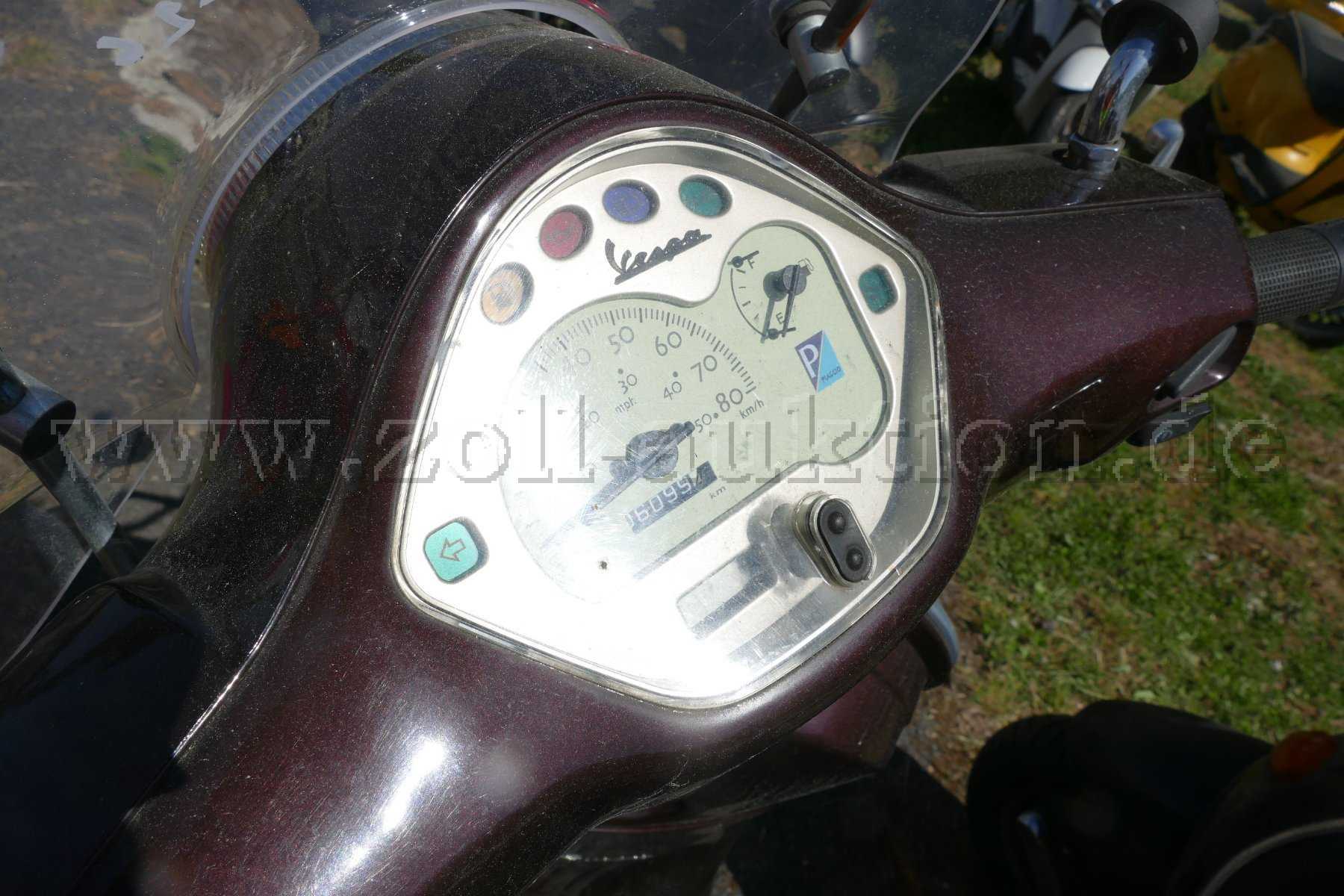 Zoll-Auktion - 1 Moped Piaggio Vespa Touring LX 50 / Bastlerfahrzeug ...