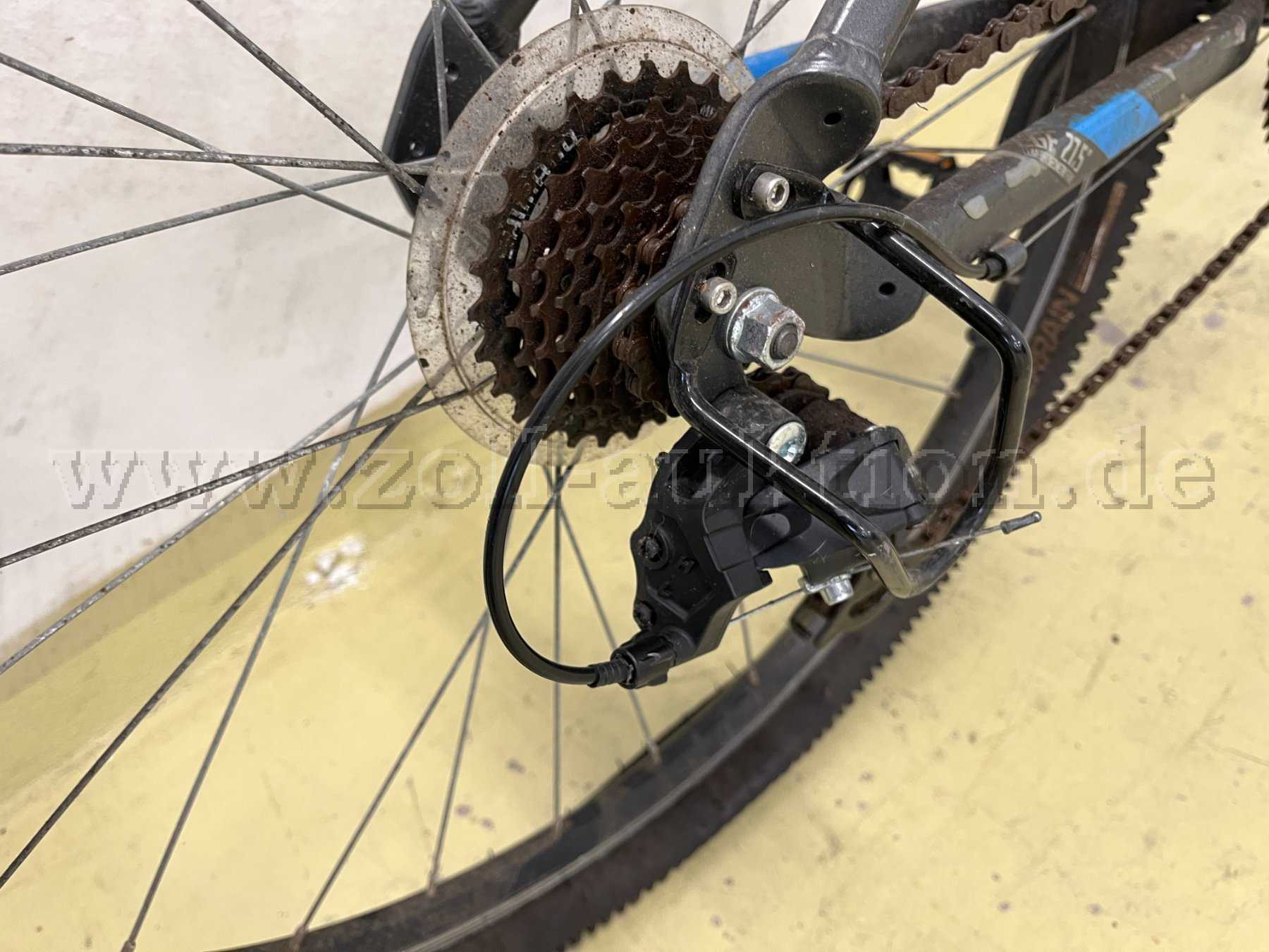 Zoll-Auktion - 1 Mountainbike von Rockrider "ST 100" (27,5 Zoll, RH 42 cm) (ID 931556)