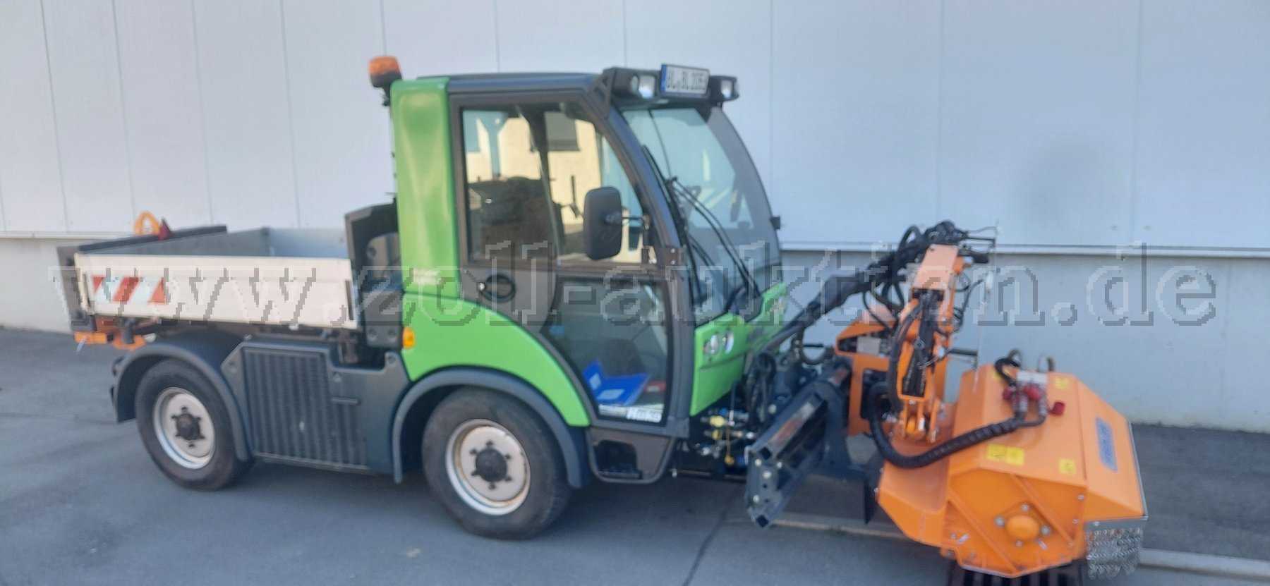 Zoll-Auktion - 1 Multicar Tremo C X56 mit Wicke Mäh-Saugkombination und ...