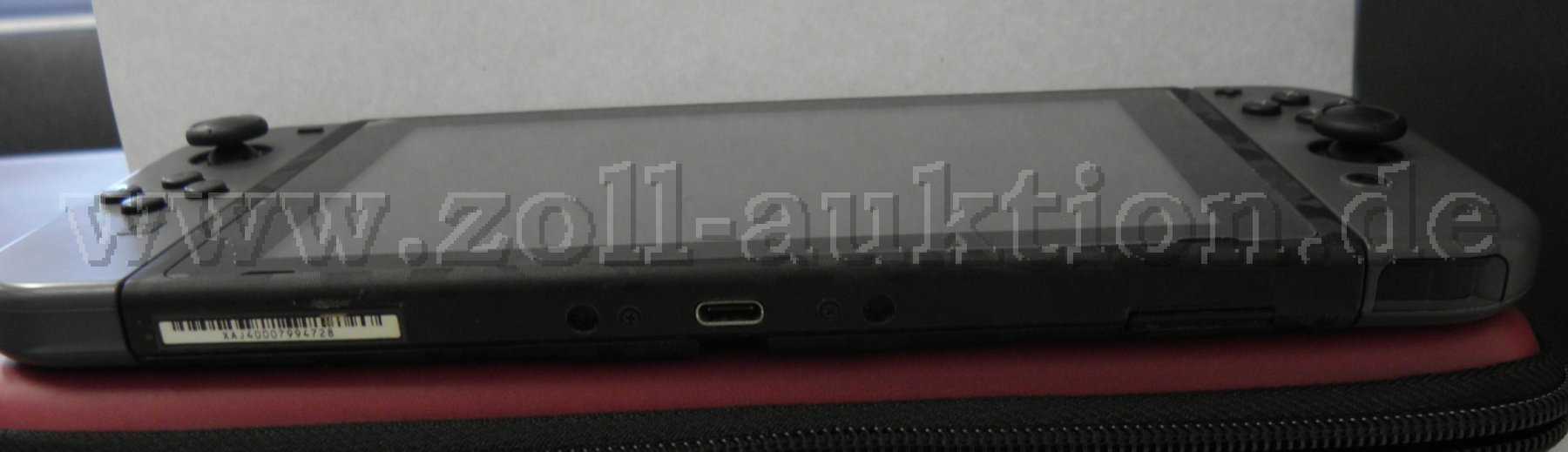 Zoll-Auktion - 1 Nintendo Switch in Schutzhülle mit Pokemonmotiv ...