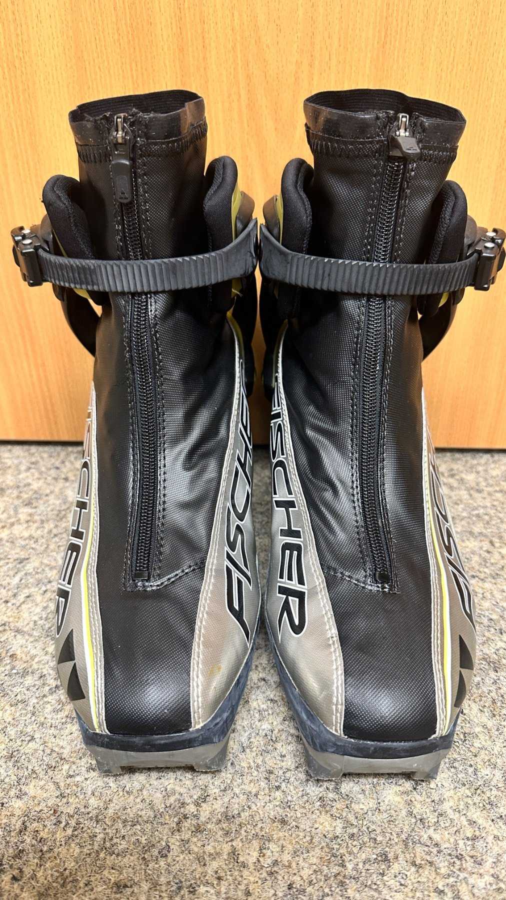 Zoll-Auktion - 1 Paar FISCHER RC7 Skatingstiefel (gebraucht), Schuhgröße EU42 (ID 927621)