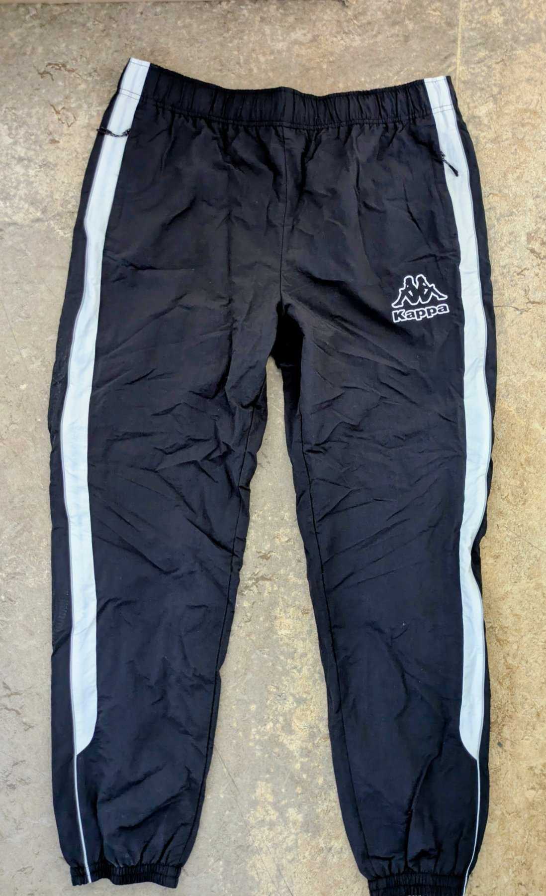 Zoll-Auktion - 1 Sammelposten Kappa Herrenbekleidung, Größe L und XL, 2 ...