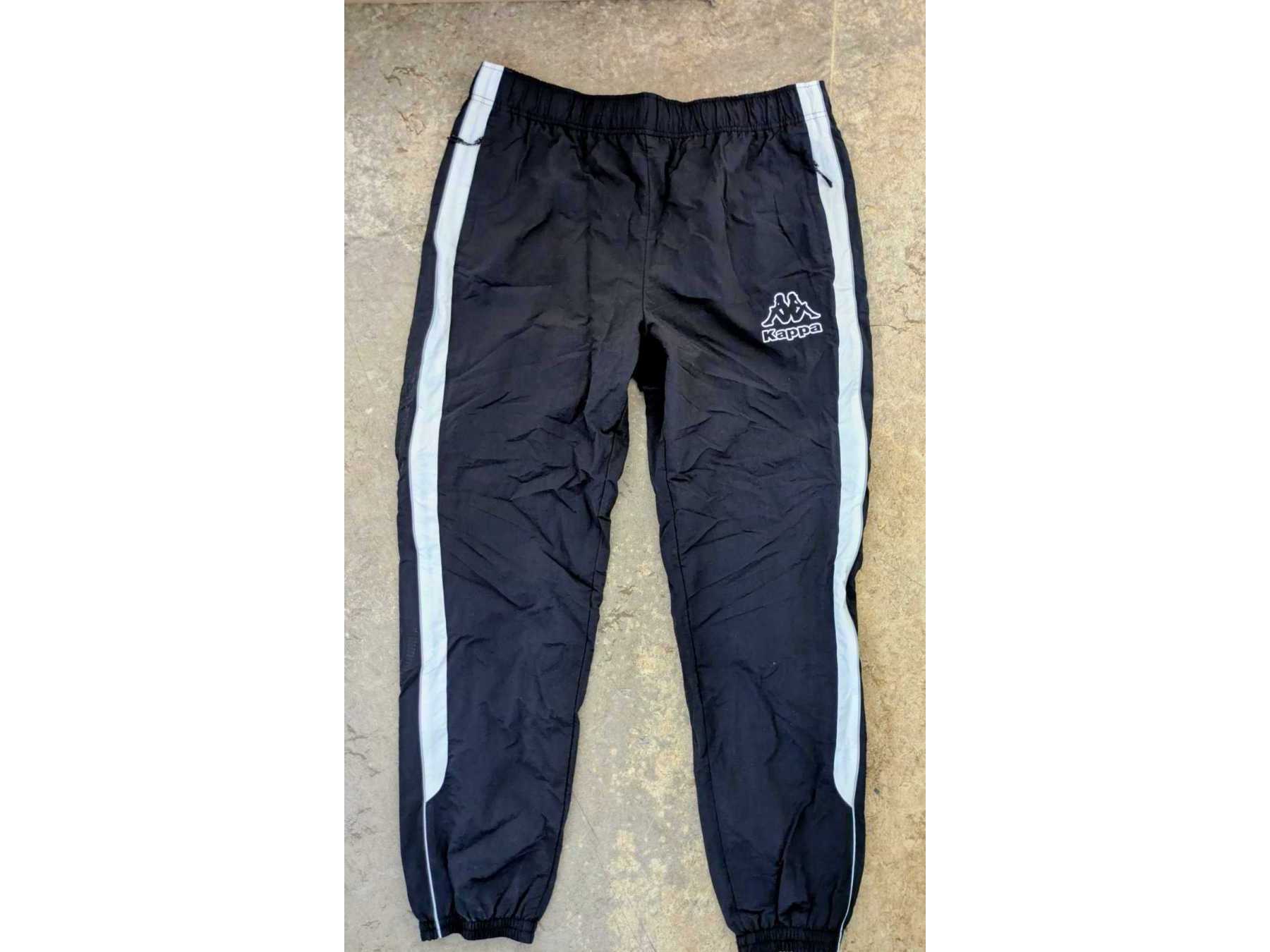 Zoll-Auktion - 1 Sammelposten Kappa Herrenbekleidung, Größe L und XL, 2 ...