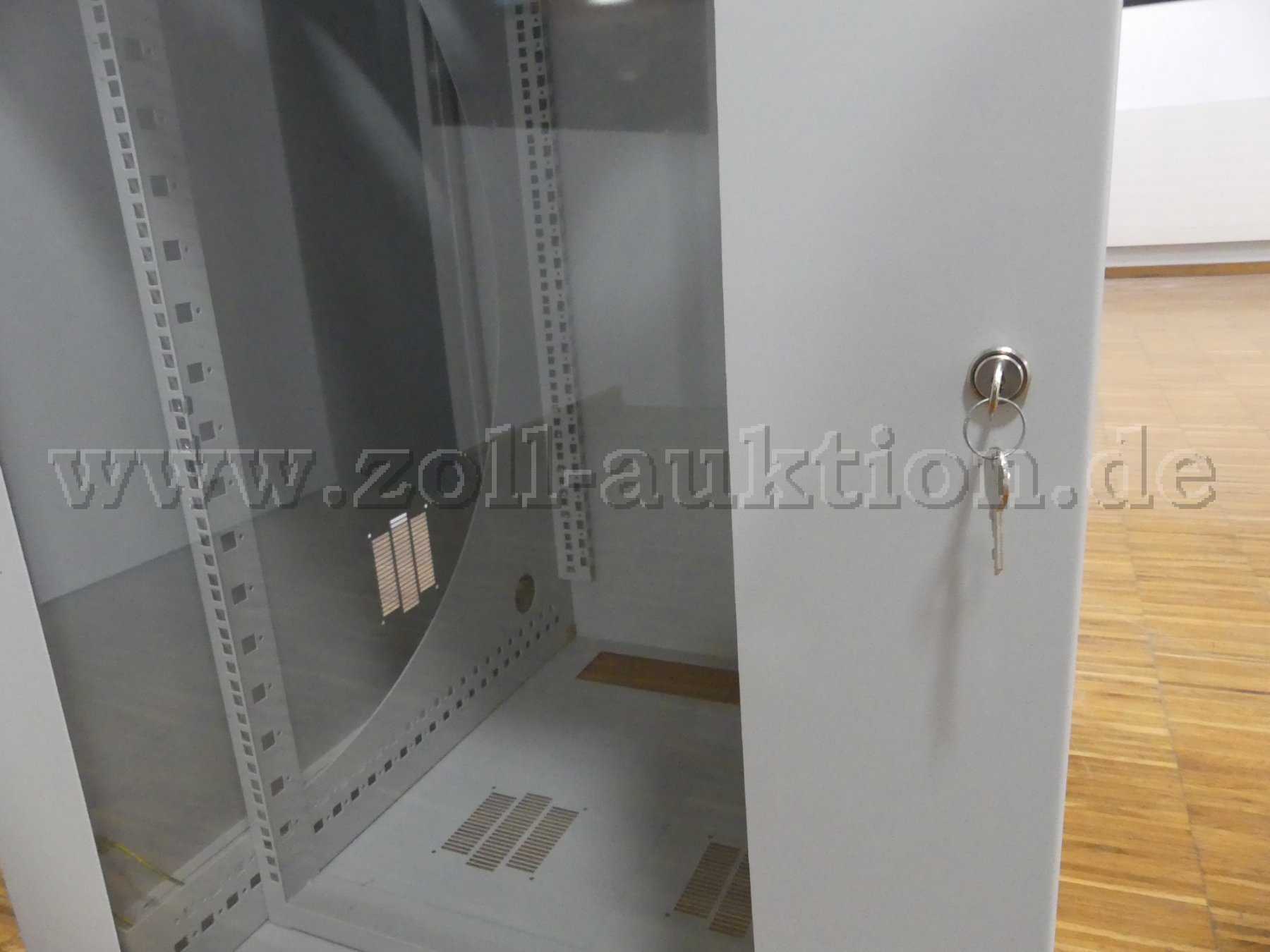 Zoll-Auktion - 1 Serverschrank - Rittal Flat Box (ID 930013)