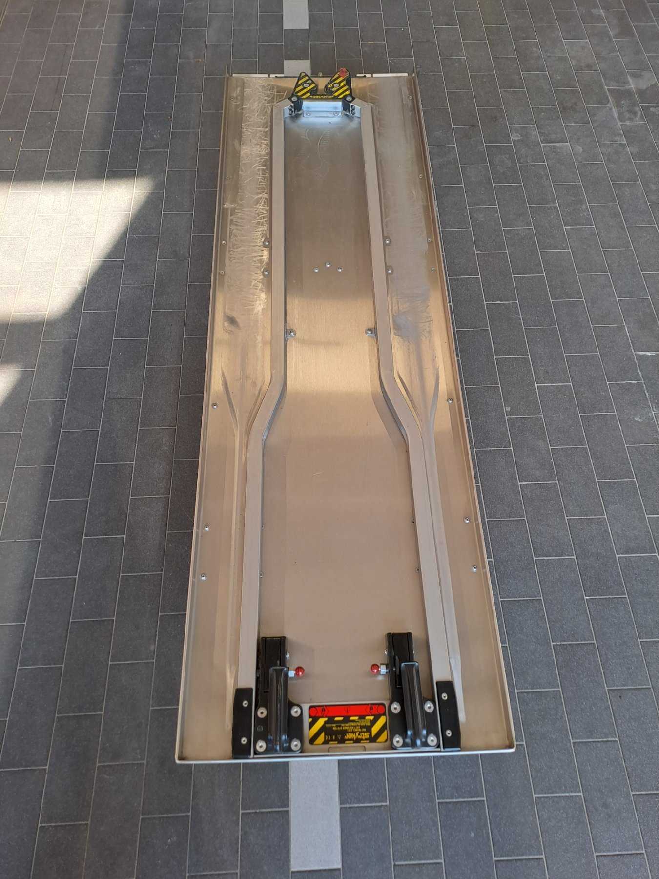 Zoll-Auktion - 1 Stryker Trage M1 (EMS Modell 6100) mit Untergestell ...