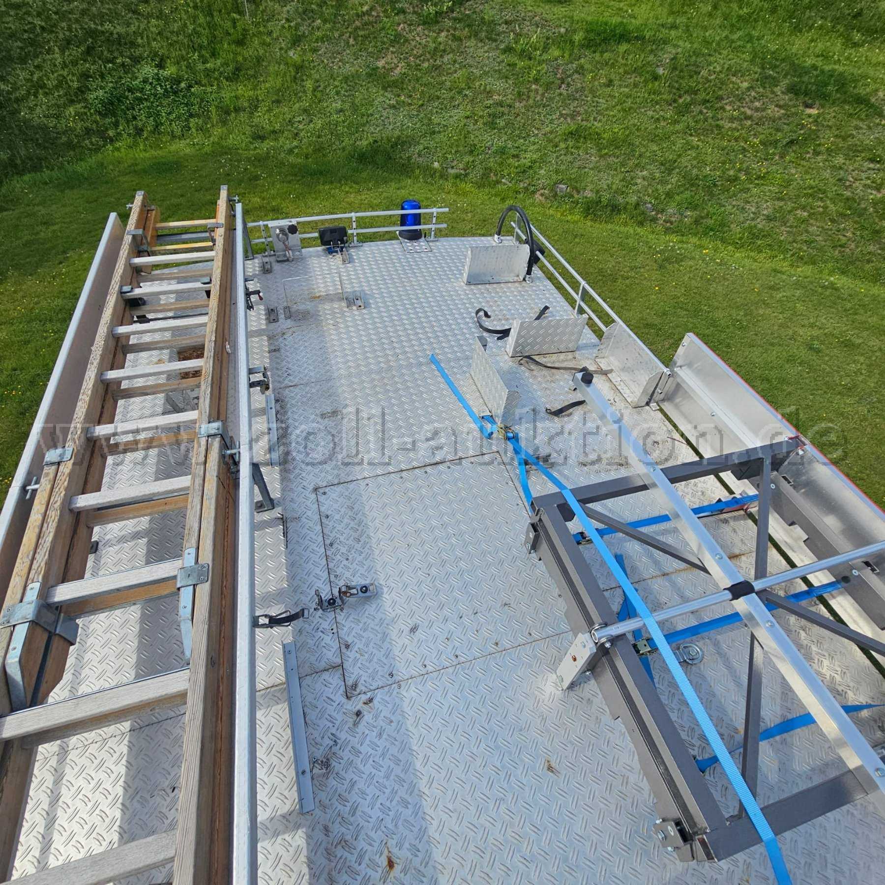 Zoll-Auktion - 1 Tanklöschfahrzeug 16/25, Mercedes Benz Typ AF 1222 (ID ...