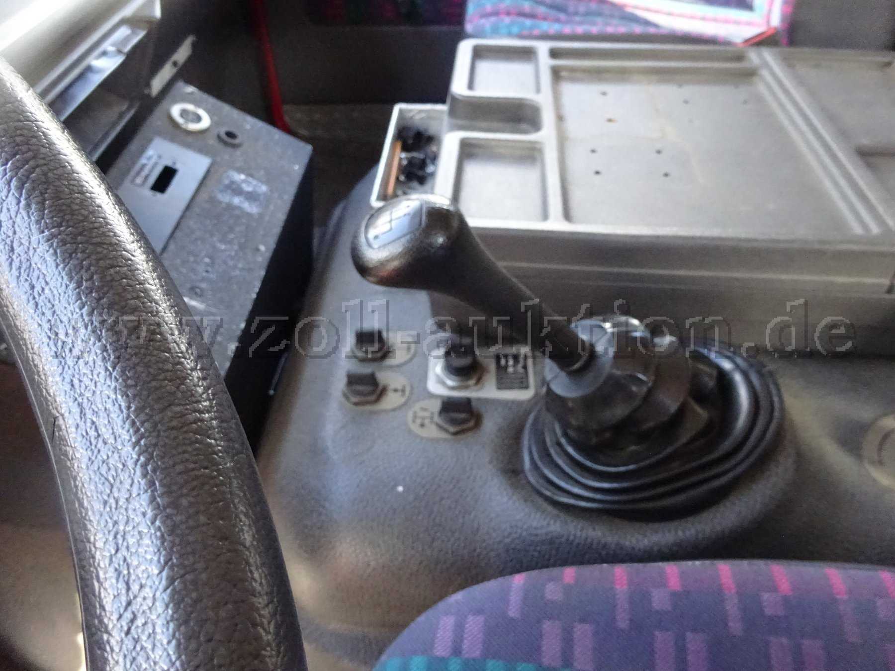 Zoll-Auktion - 1 Tanklöschfahrzeugfahrzeug TLF 16/25 Mercedes-Benz ...