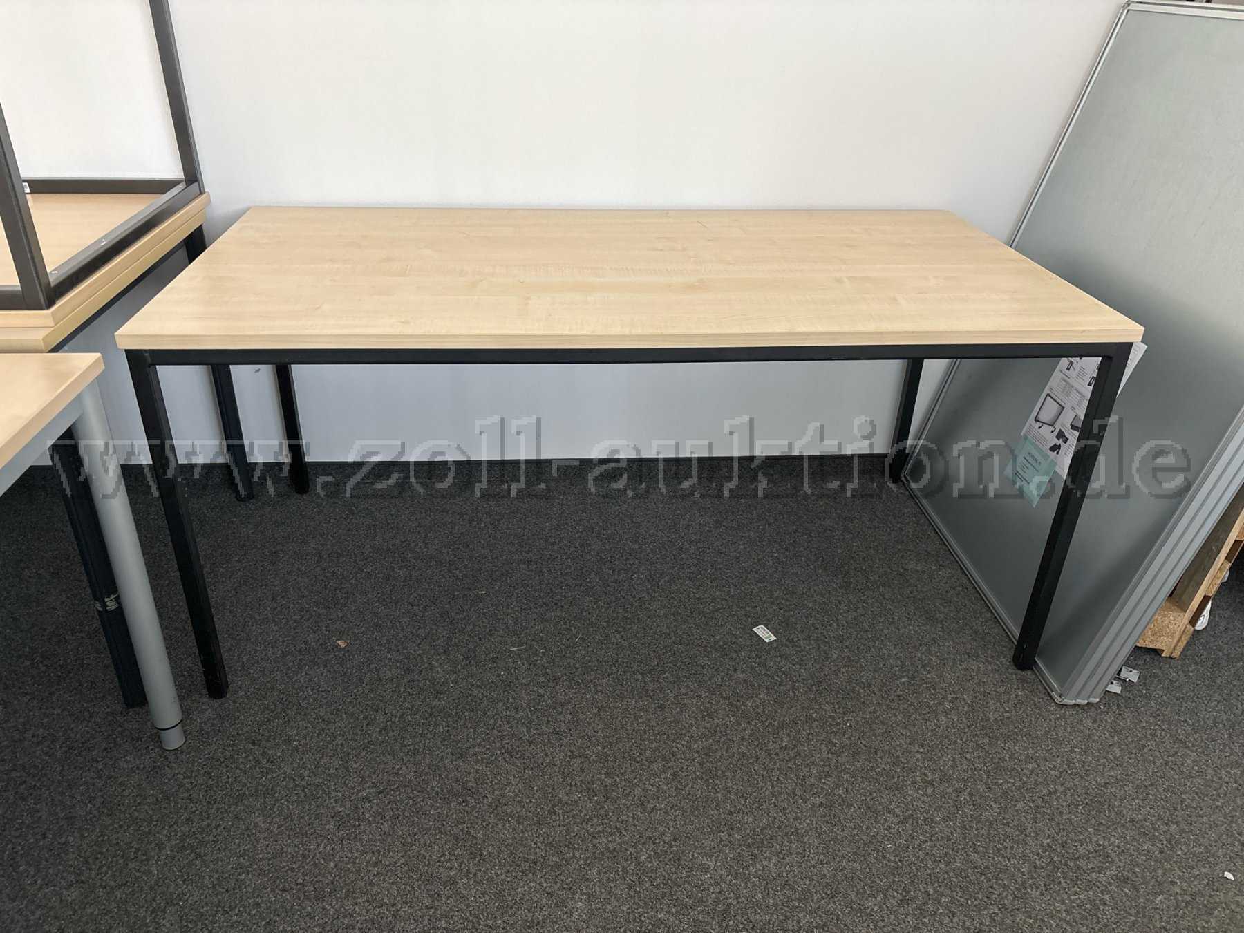 Zoll-Auktion - 1 Tisch (ID 964572)