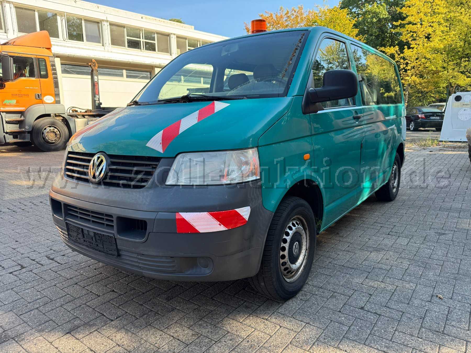 Zoll-Auktion - 1 Volkswagen Transporter T5 (7HC) 9-Sitzer (ID 947069)