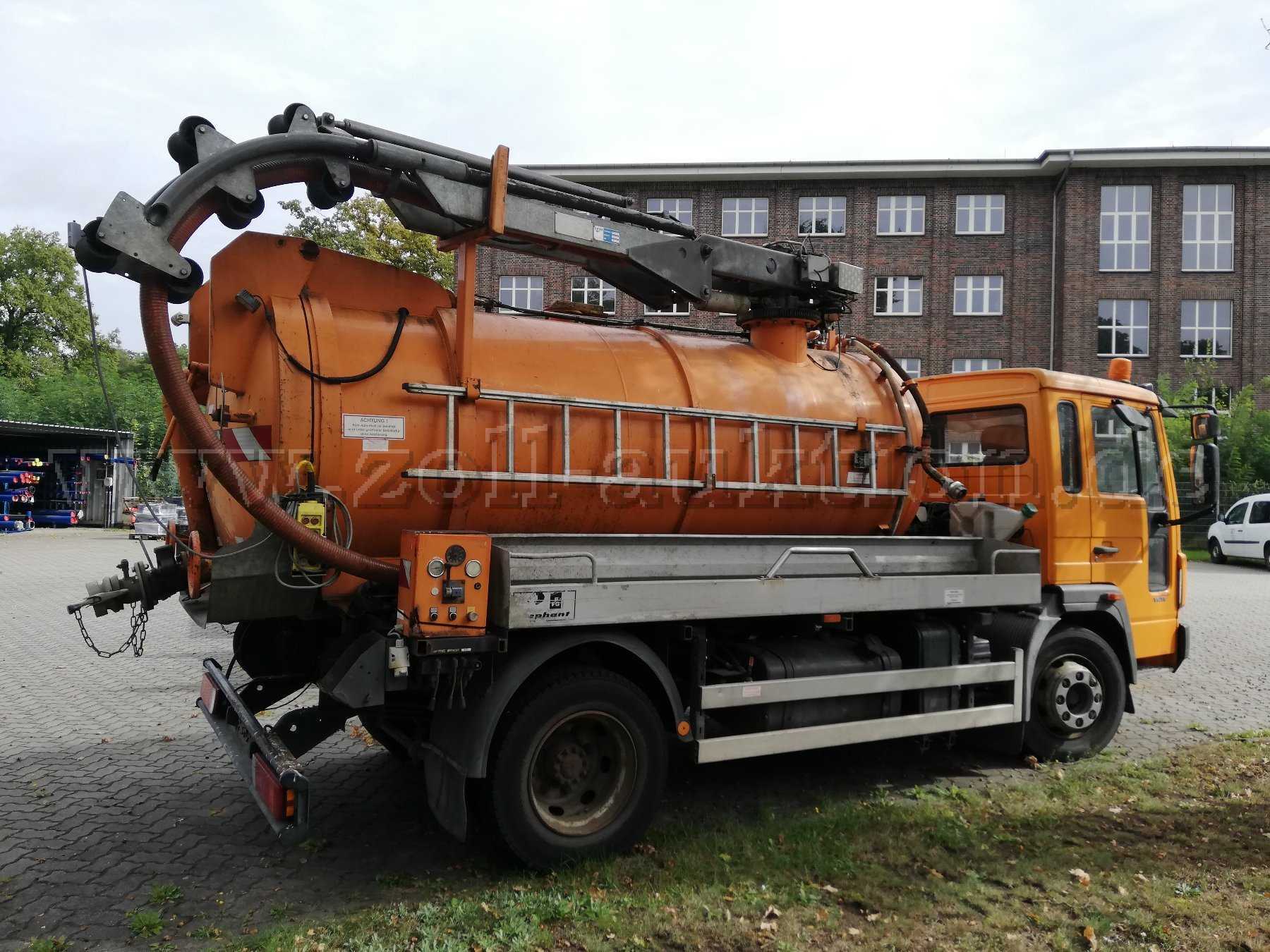 Zoll-Auktion - 1 Volvo FL6 FFG Aufbau Saugwagen mit kleiner HD Pumpe ...