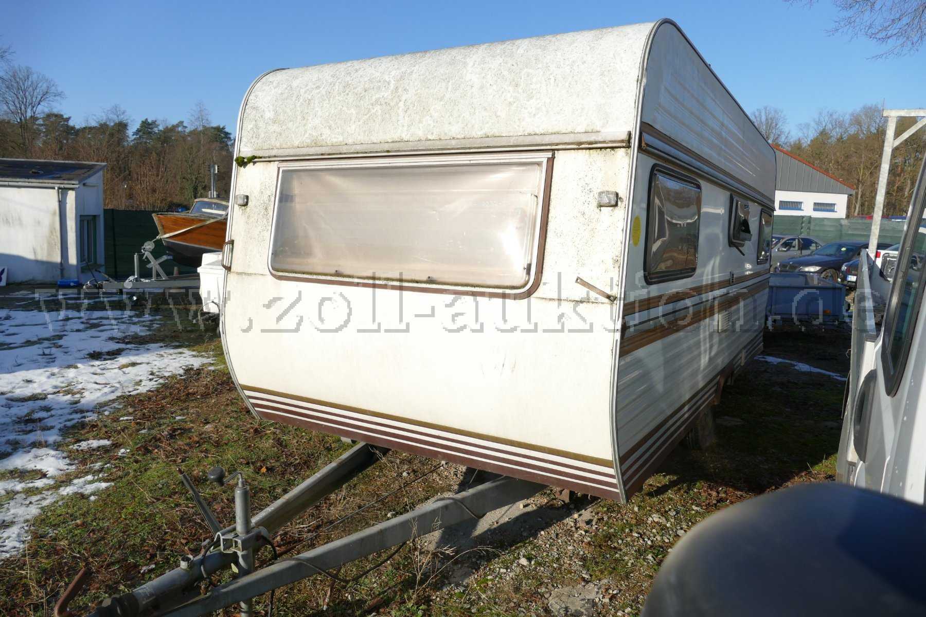 Zoll-Auktion - 1 Wohnwagen Hobby Typ 520 / Unfall- Bastlerfahrzeug (ID ...