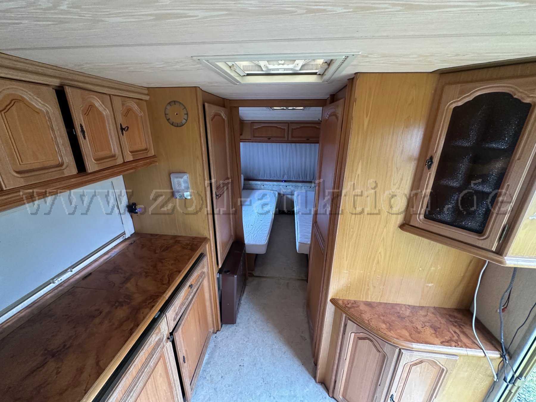 Zoll-Auktion - 1 Wohnwagen Tabbert Wohnwagen Comtesse 560 / Unfall ...